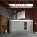 Distracted House / Ismail Solehudin Architecture | ArchDaily