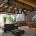 Distracted House / Ismail Solehudin Architecture | ArchDaily