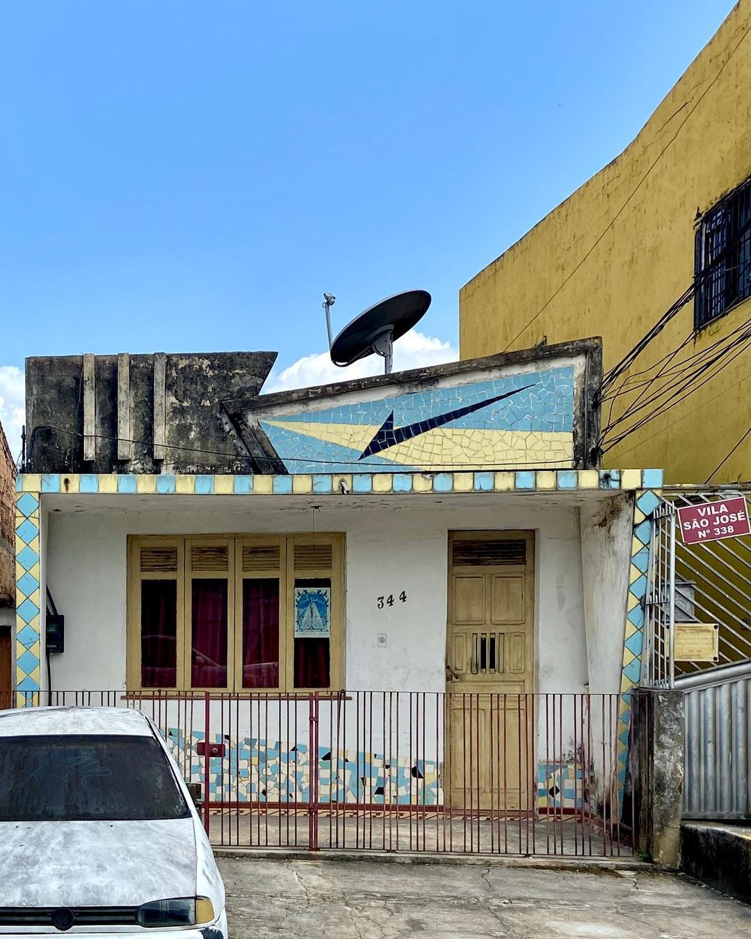 Para Raios Para Casa 170+ Para Raios Ilustração De Stock, Gráficos