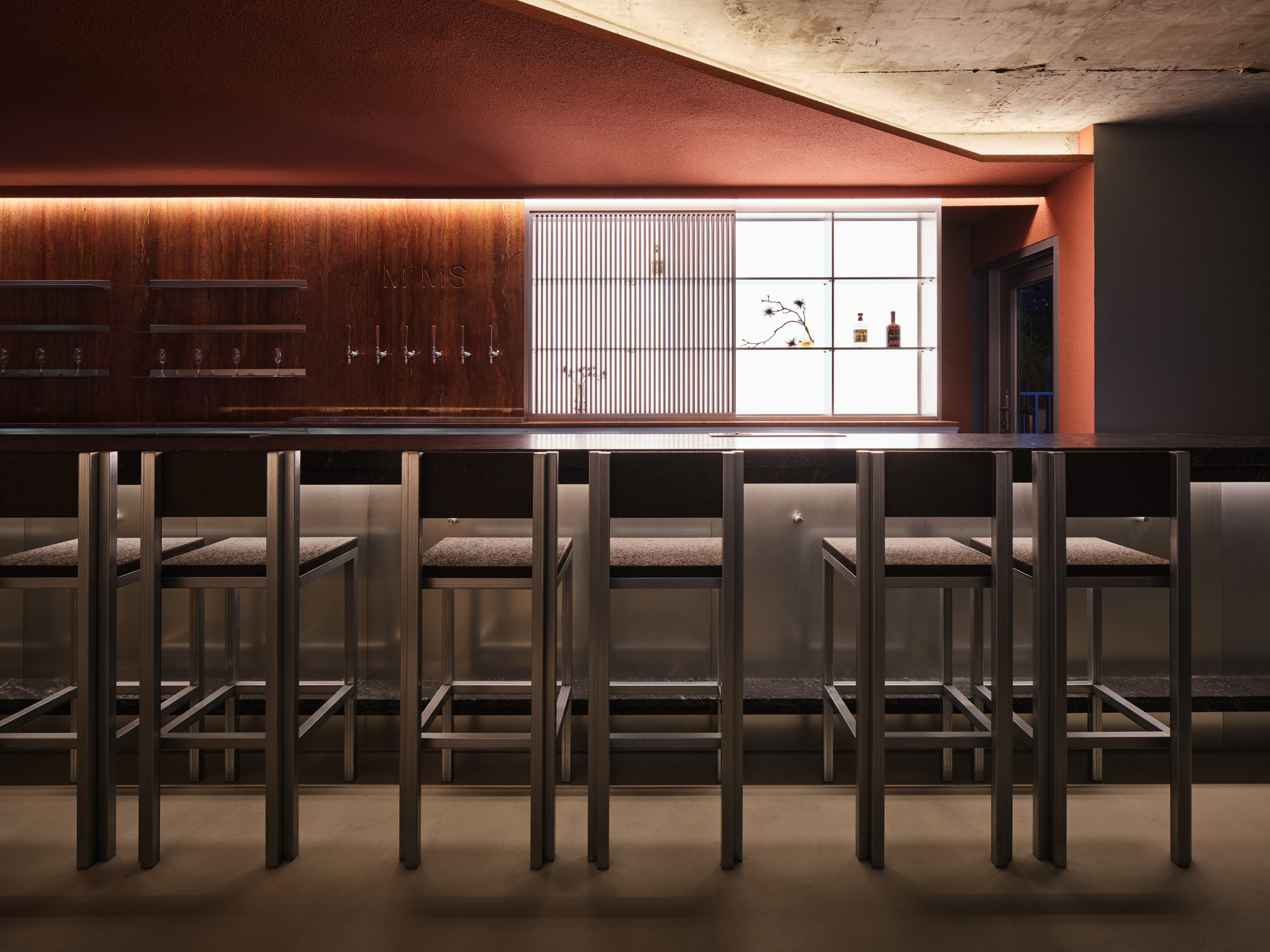 Gallery of M+MS Bar / Studio GIMGEOSIL - 12