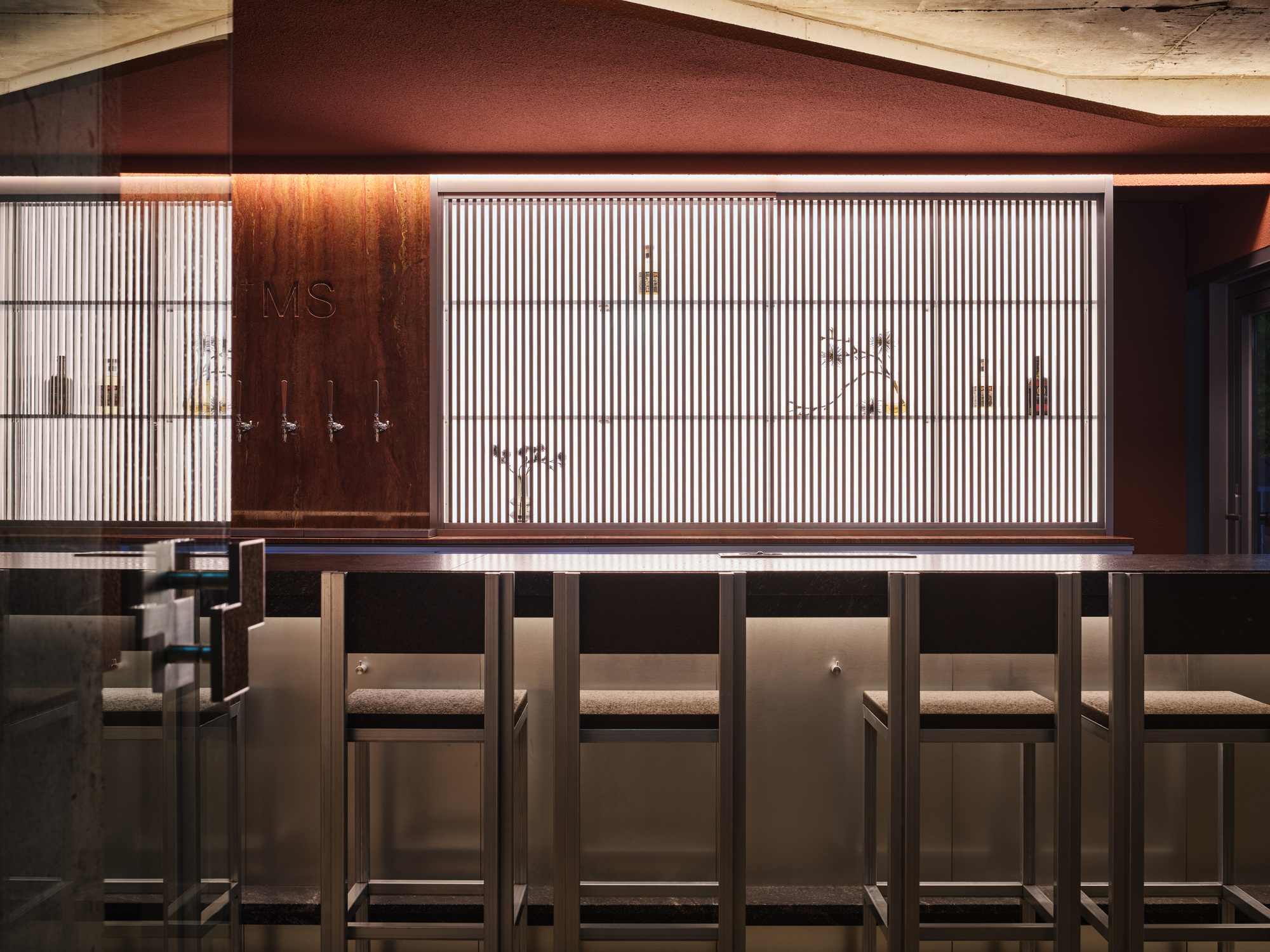 Gallery of M+MS Bar / Studio GIMGEOSIL - 11