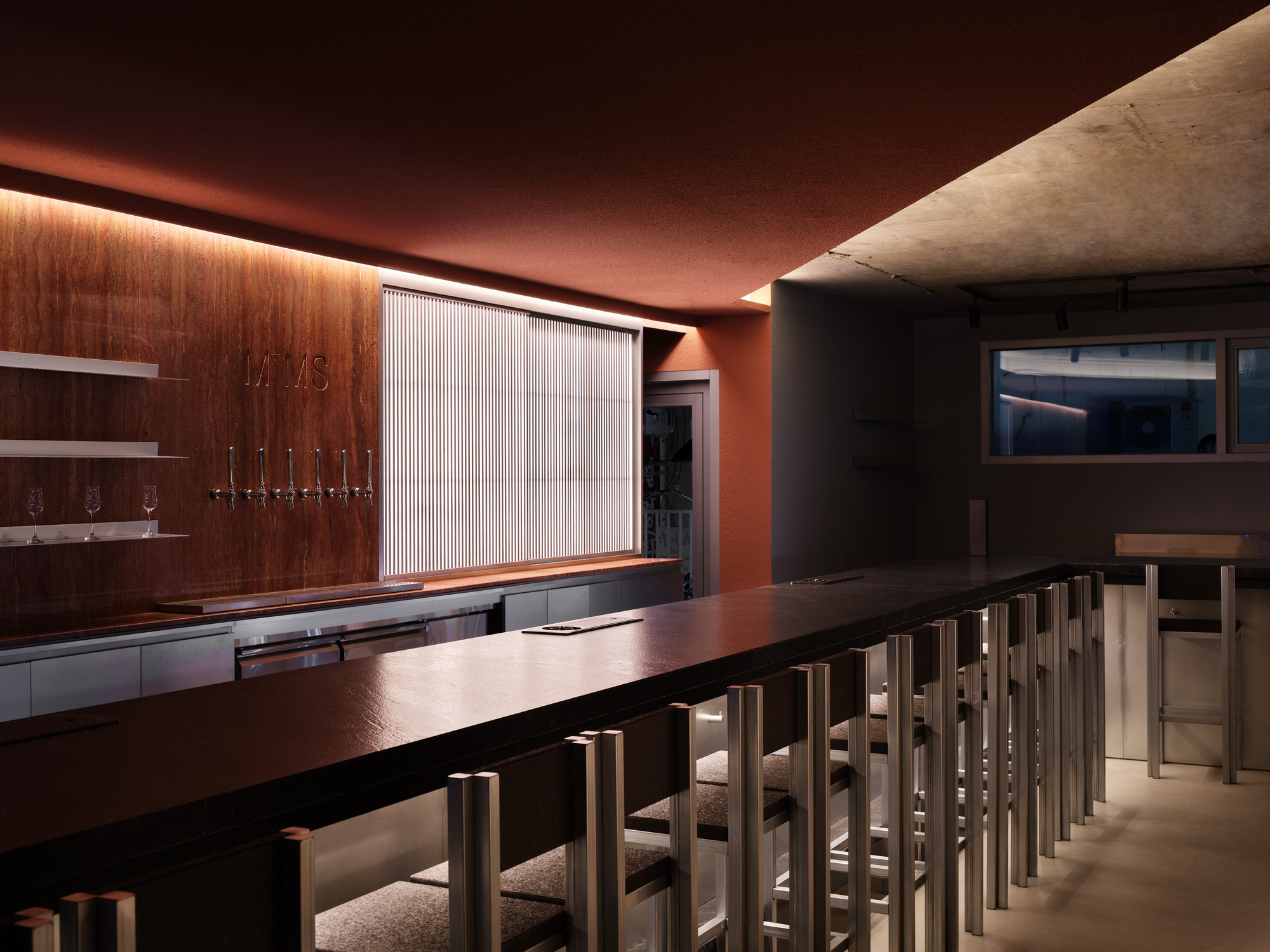 Gallery of M+MS Bar / Studio GIMGEOSIL - 7