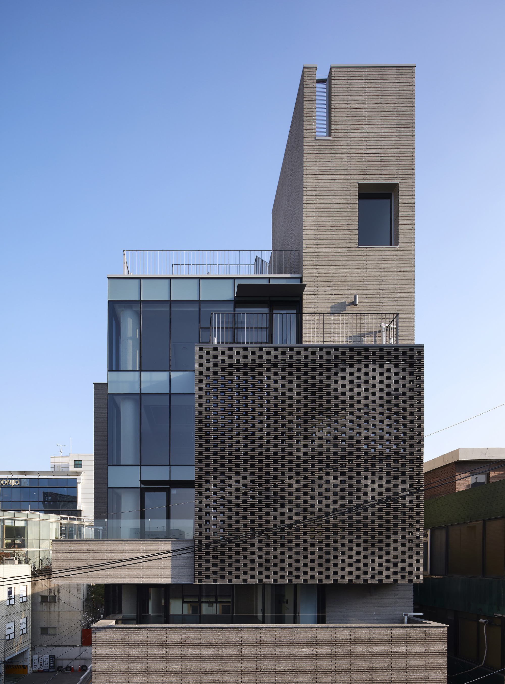 Gallery of N3315 Commercial Facilities / Joh Sungwook Architects - 2