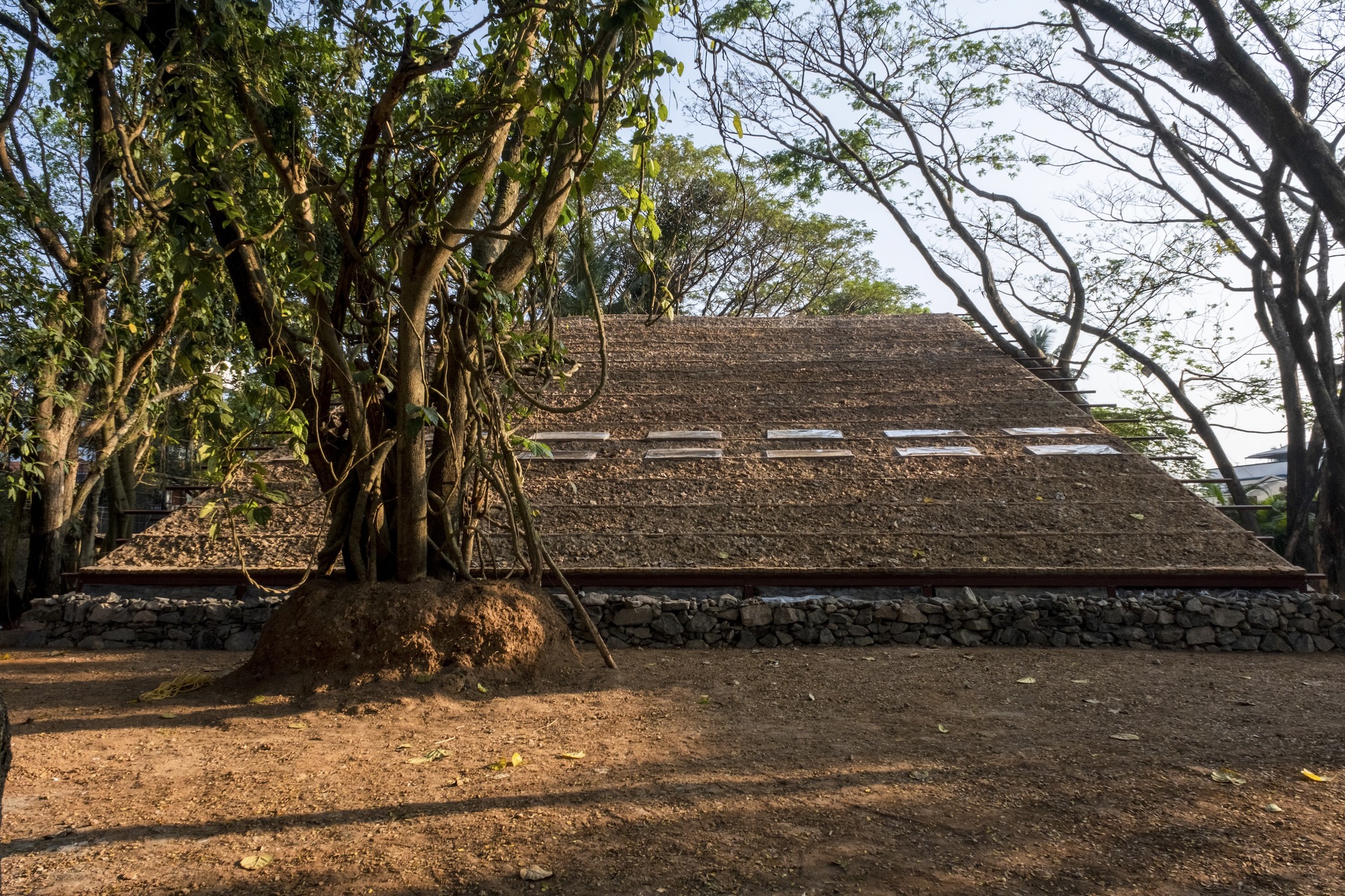 画廊 容器，2023 Kochi Muziris 双年展 / Samira Rathod Design Atelier - 14