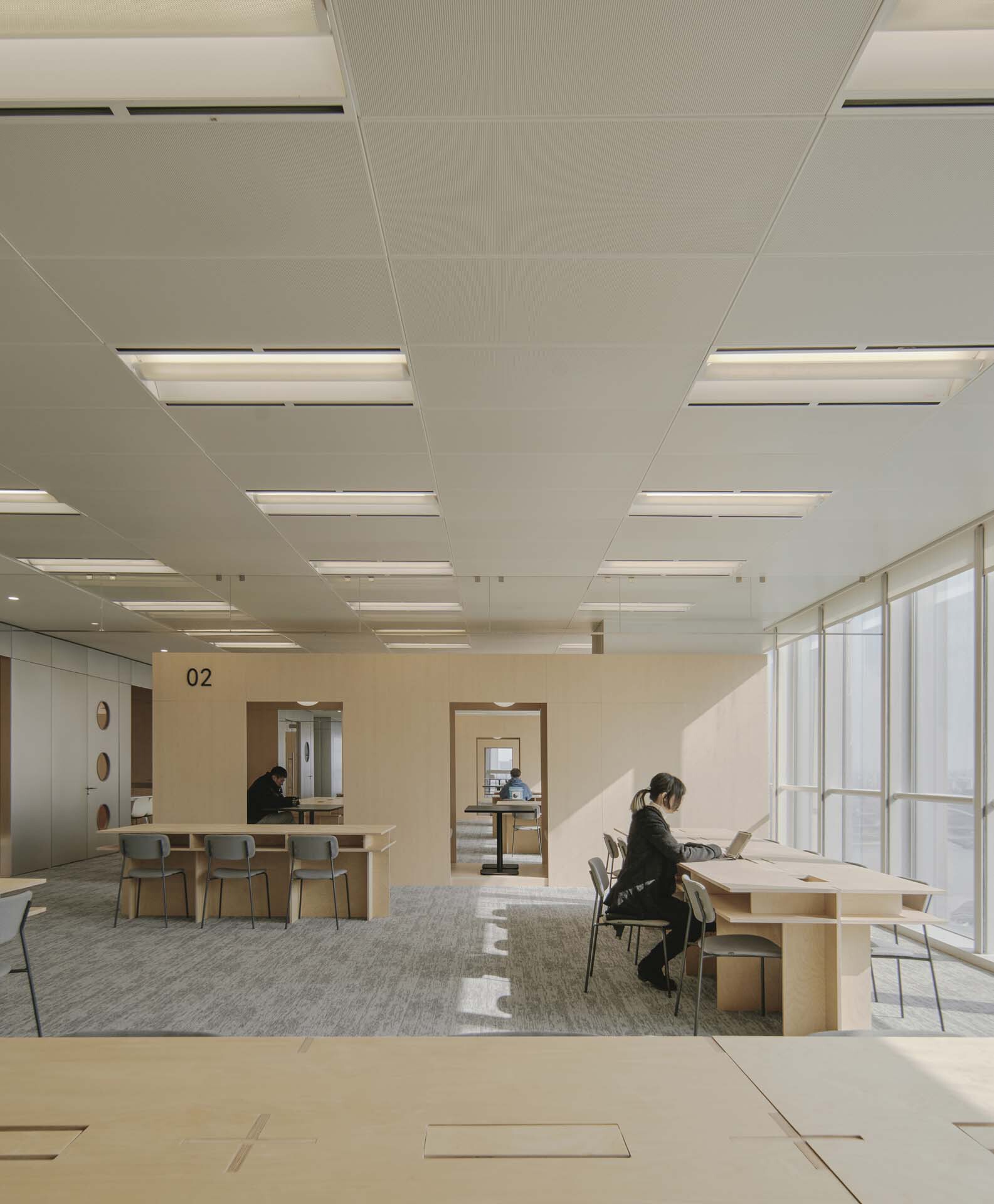 Gallery of The Vigorous Thick Wall / XFRAME - 2