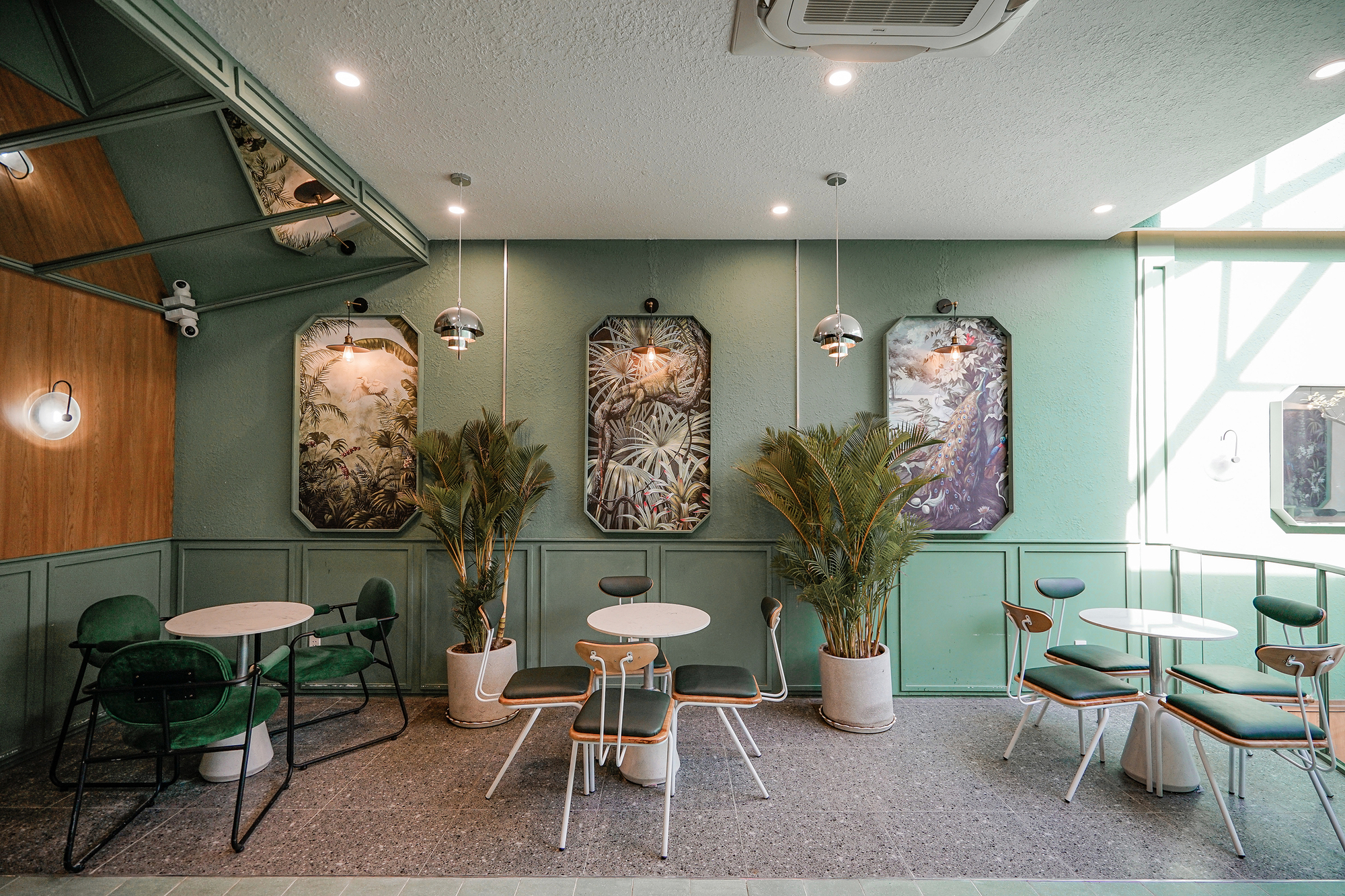 Gallery of CoCo Cha Taiwan Tea & Coffee / PT Arch Studio - 13