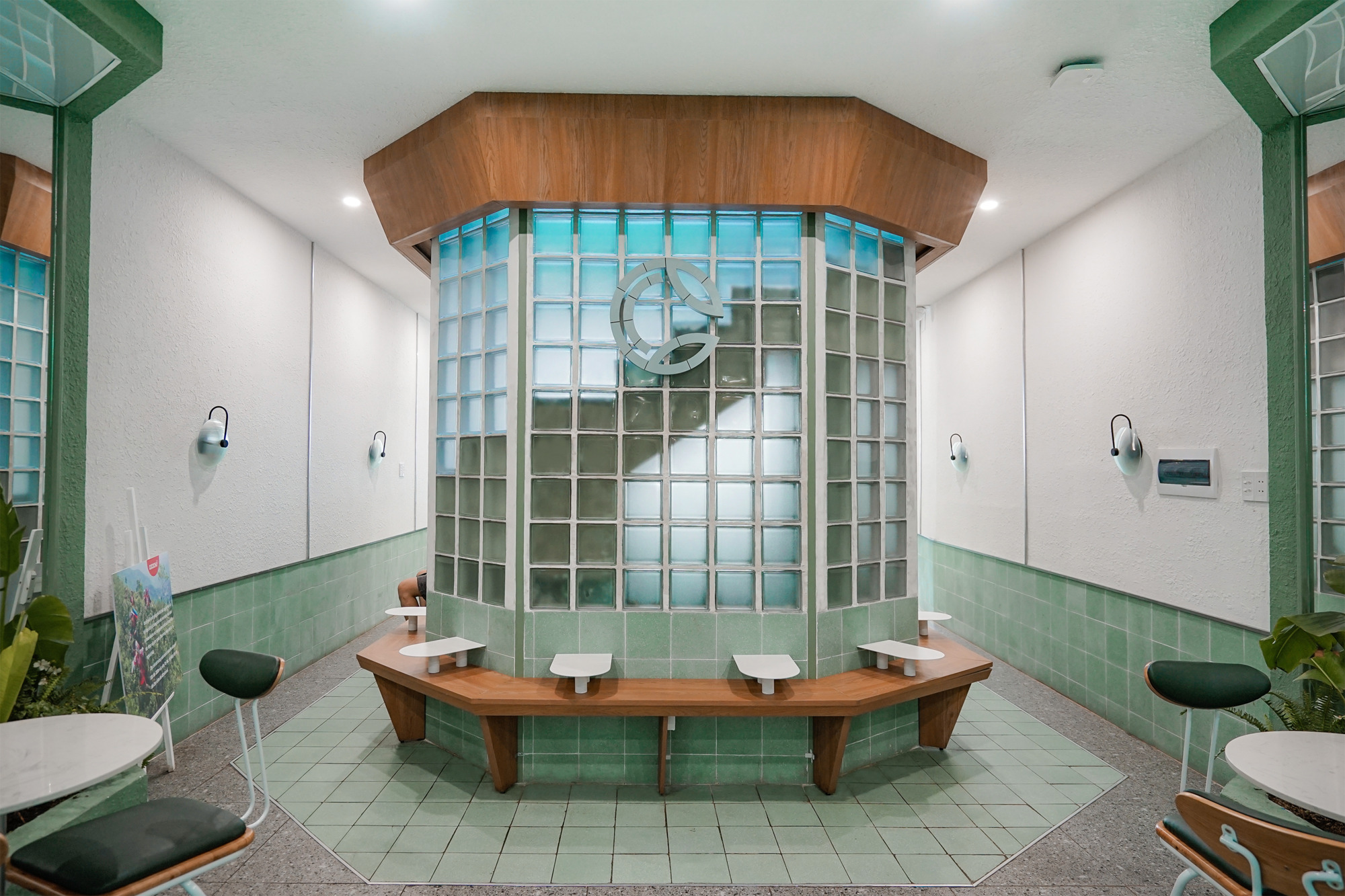 Gallery of CoCo Cha Taiwan Tea & Coffee / PT Arch Studio - 4