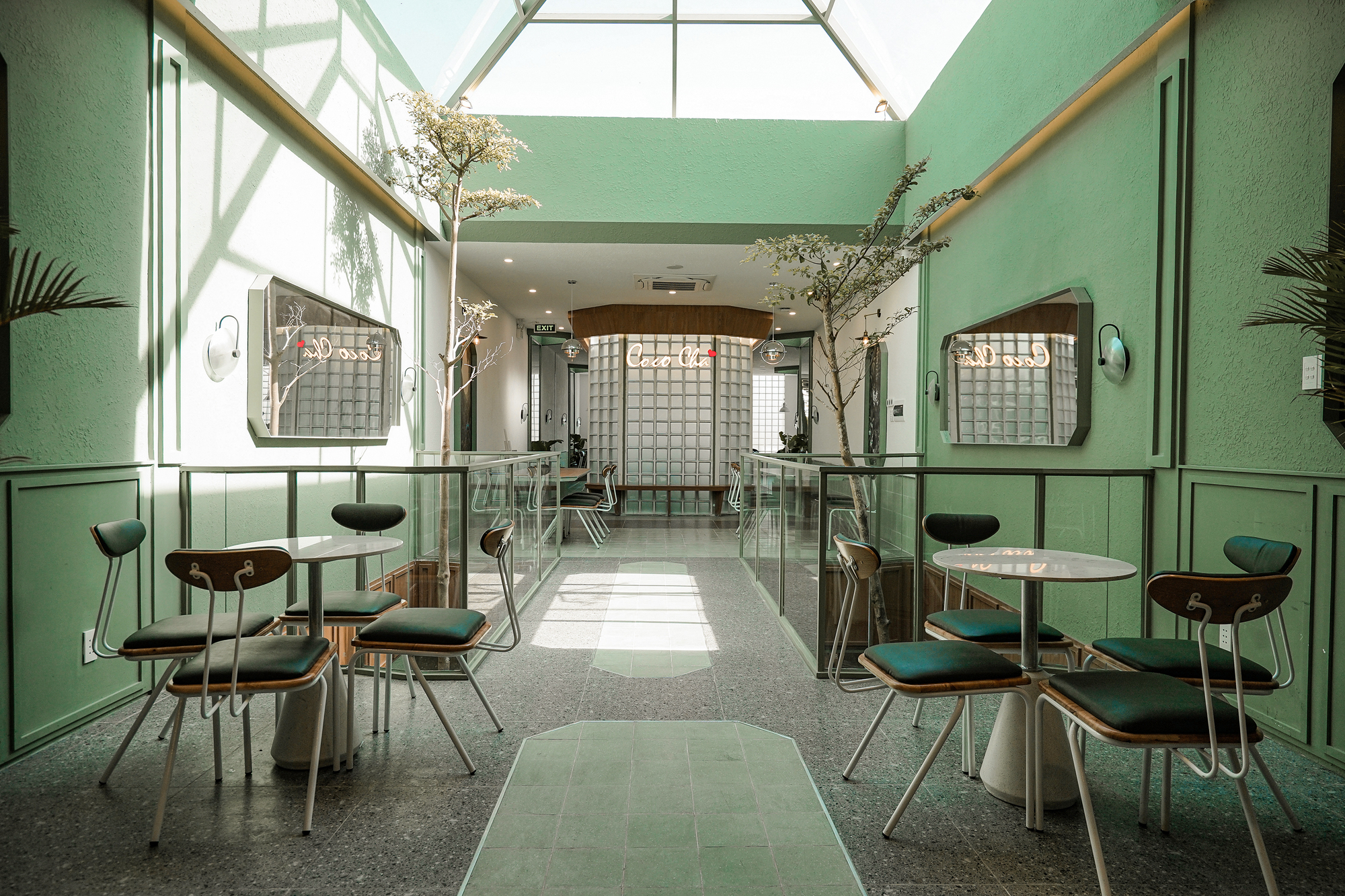Gallery of CoCo Cha Taiwan Tea & Coffee / PT Arch Studio - 3