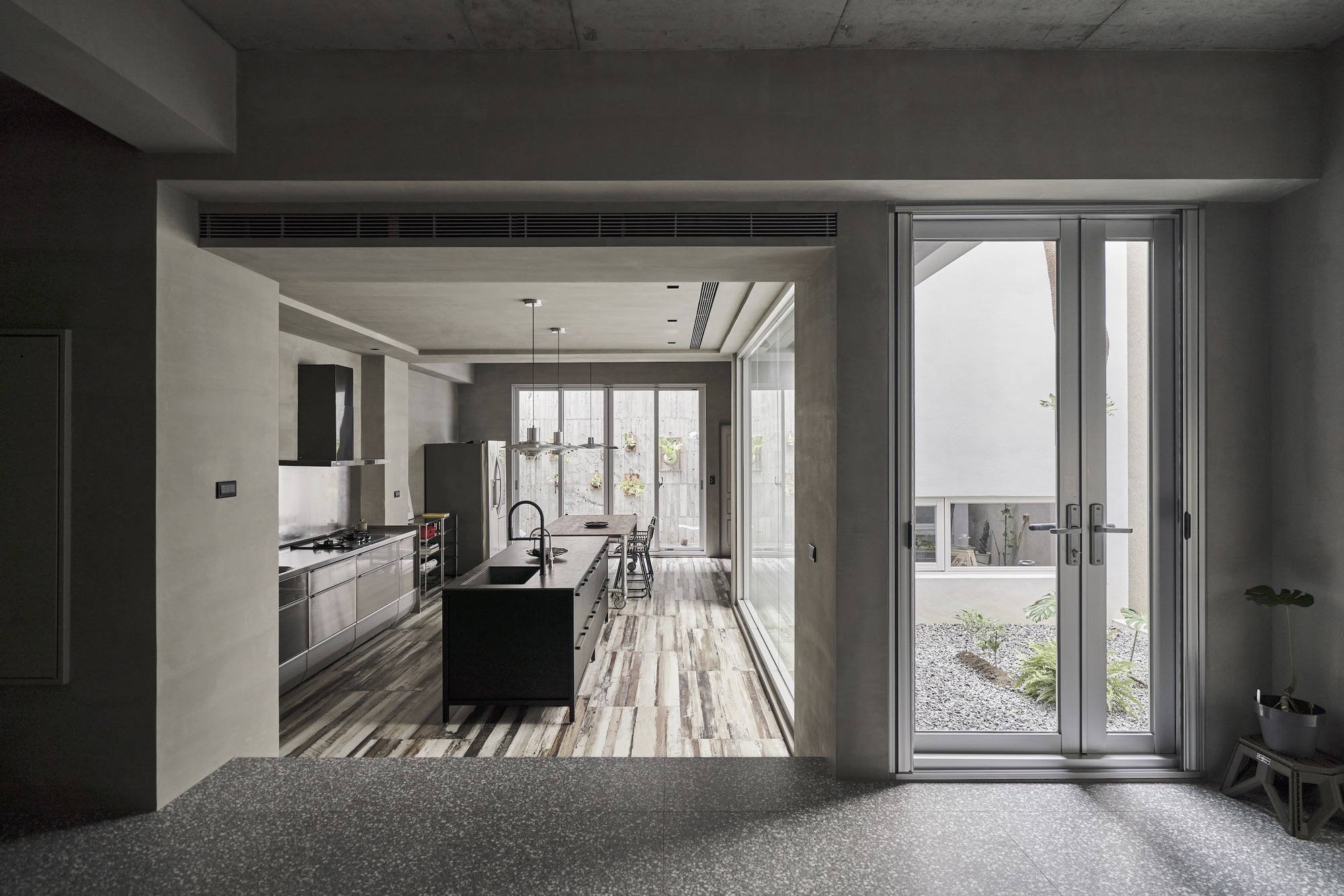 Gallery of Modern Tiânn House / HAO Design - 18