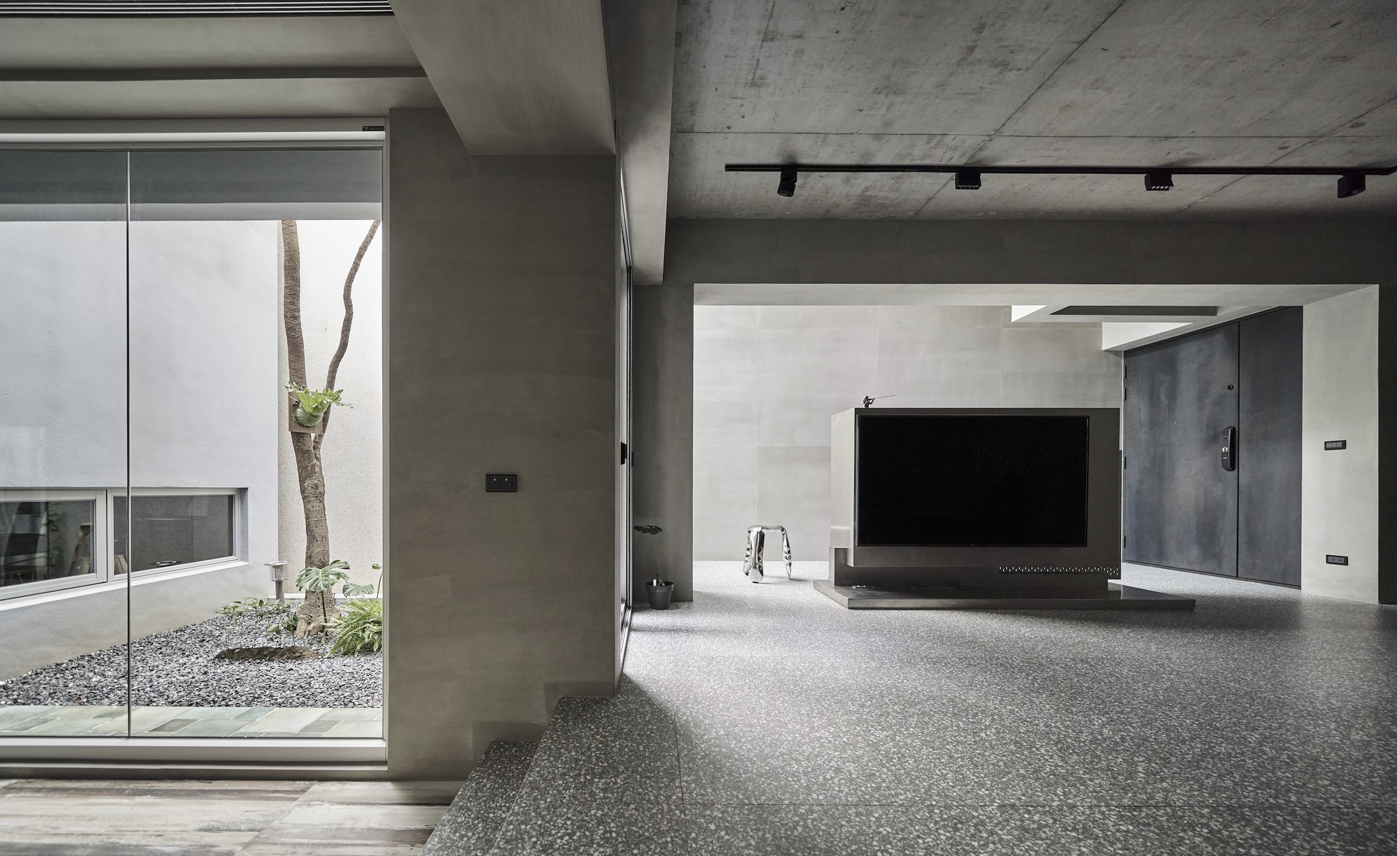 Gallery of Modern Tiânn House / HAO Design - 19