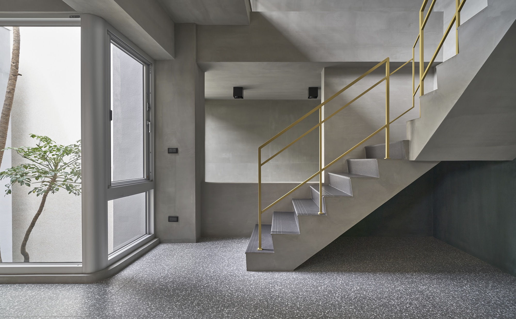 Gallery of Modern Tiânn House / HAO Design - 14