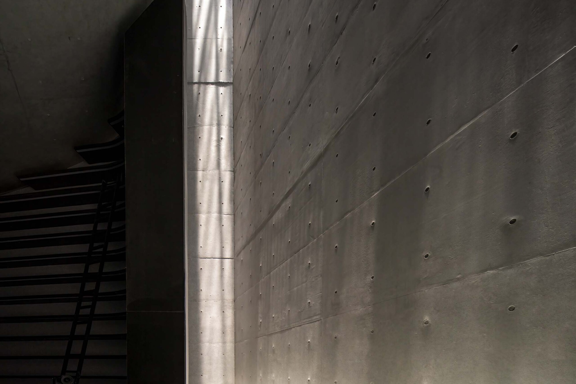 Gallery of Library in the Valley / Design Center of Haoyuan Group - 12