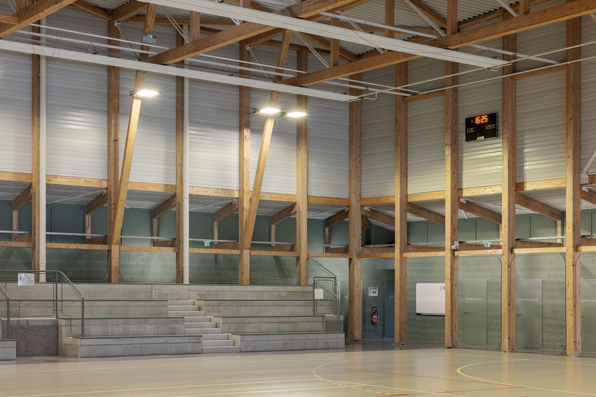 Gallery of Sports and Cultural Hall / LINKarchitectes - 22