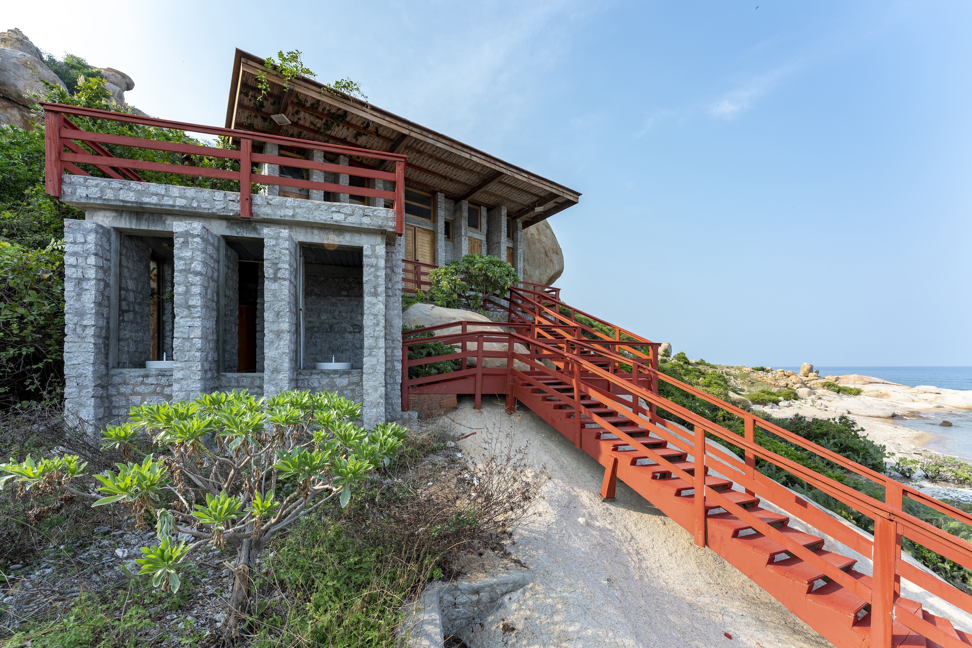 Gallery of Hero House Núi Chúa / Nhavui XS Studio - 6