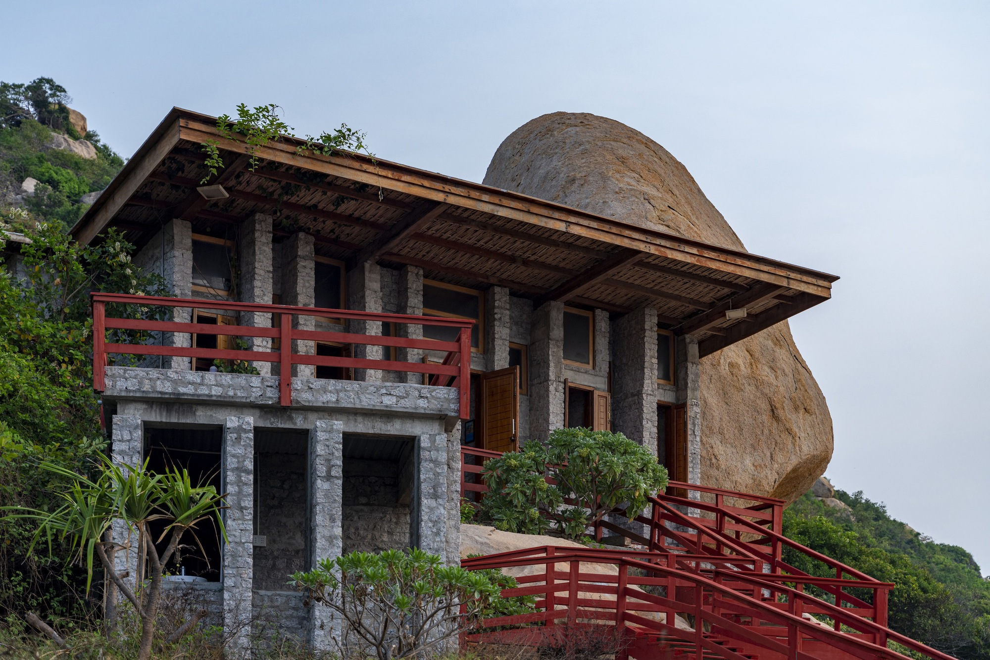 Gallery of Hero House Núi Chúa / Nhavui XS Studio - 2