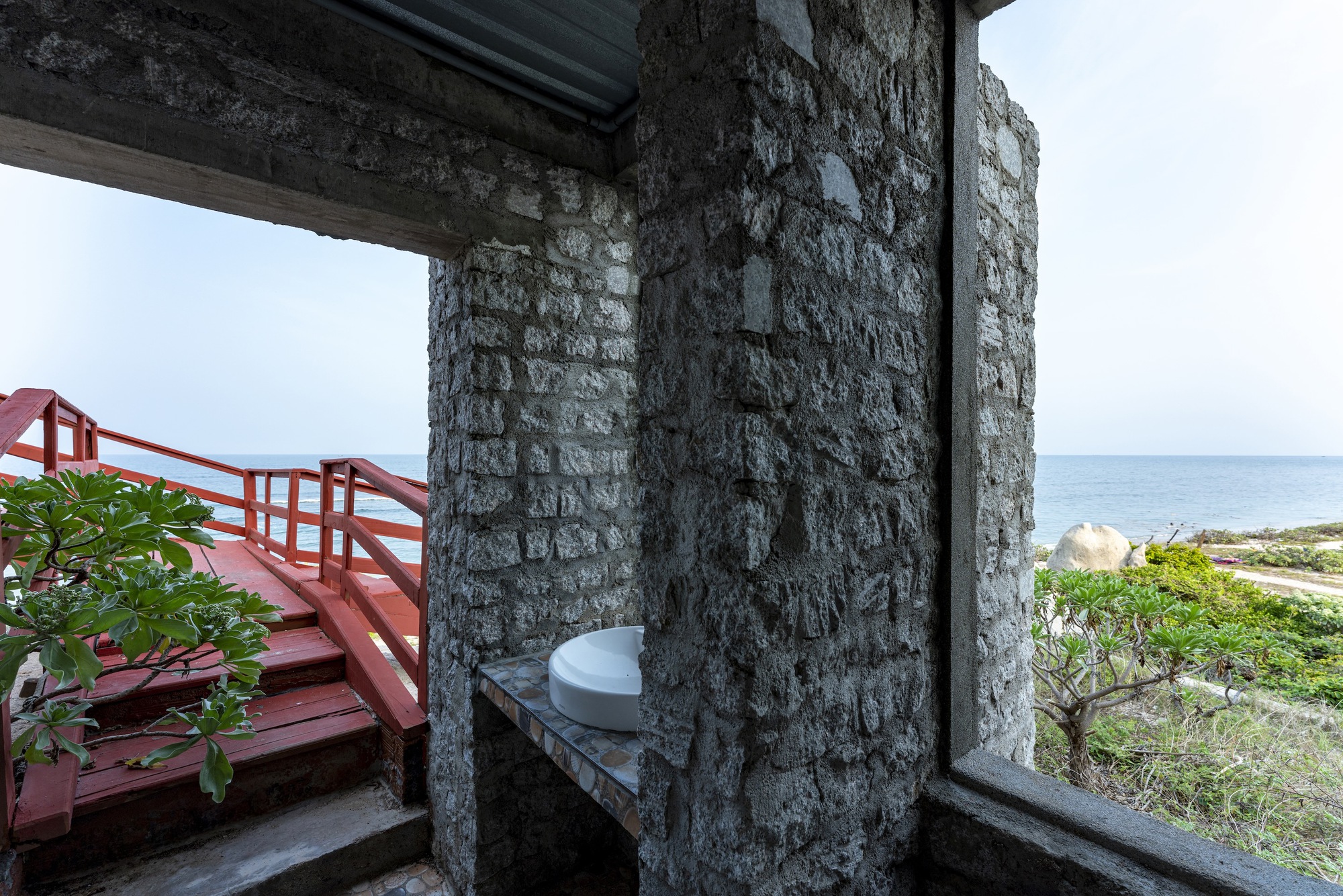 Gallery of Hero House Núi Chúa / Nhavui XS Studio - 16