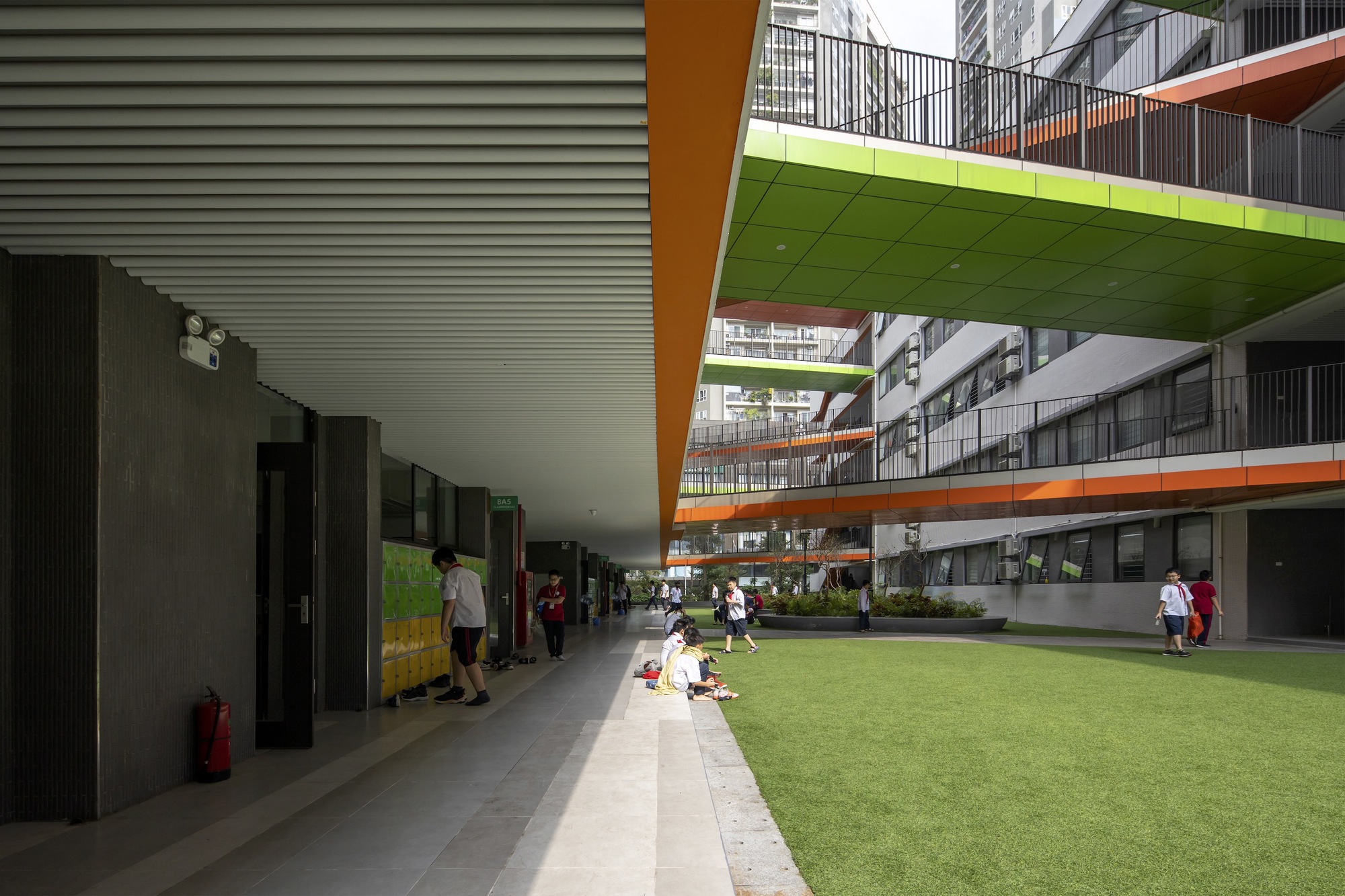 Gallery of Tran Duy Hung Secondary School / Sunjin Vietnam Joint Venture Company - 9