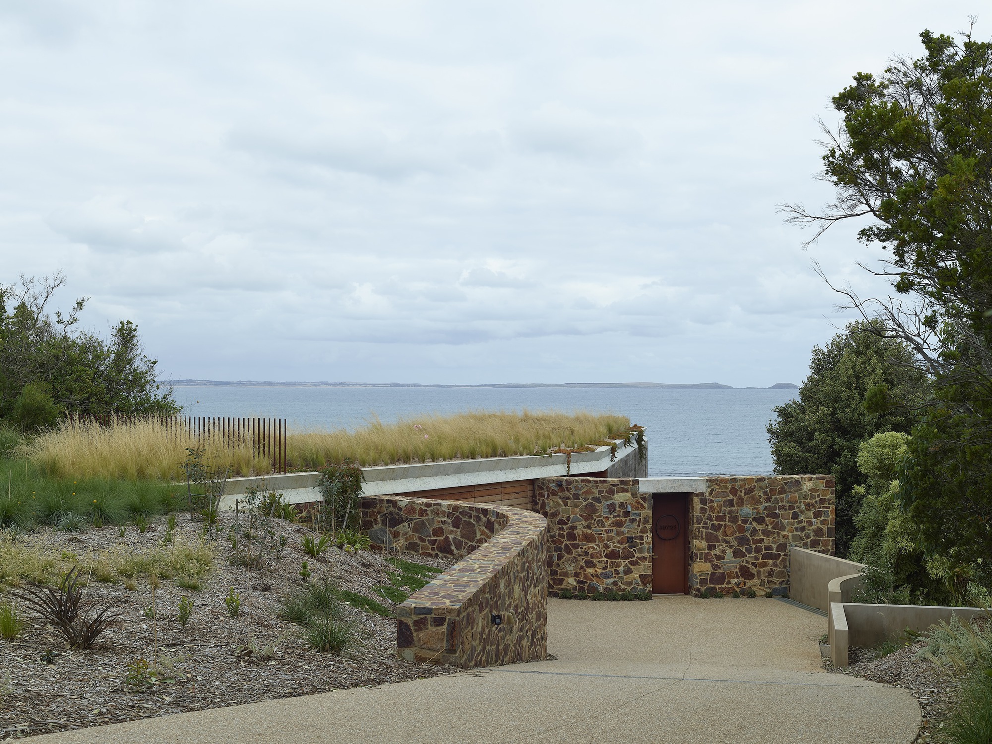 Gallery of Flinders House / Kennedy Nolan Architects - 5