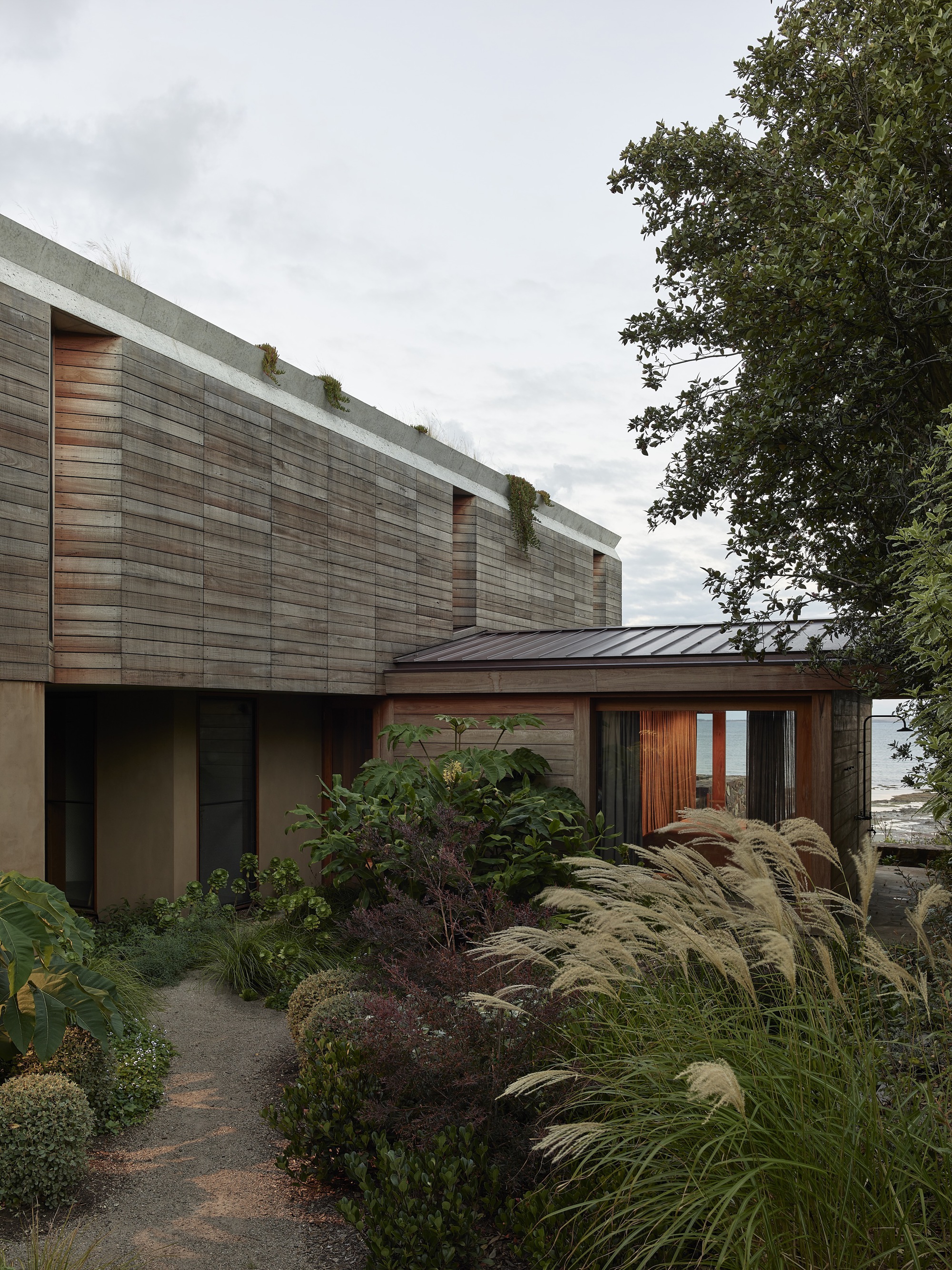 Gallery of Flinders House / Kennedy Nolan Architects - 15