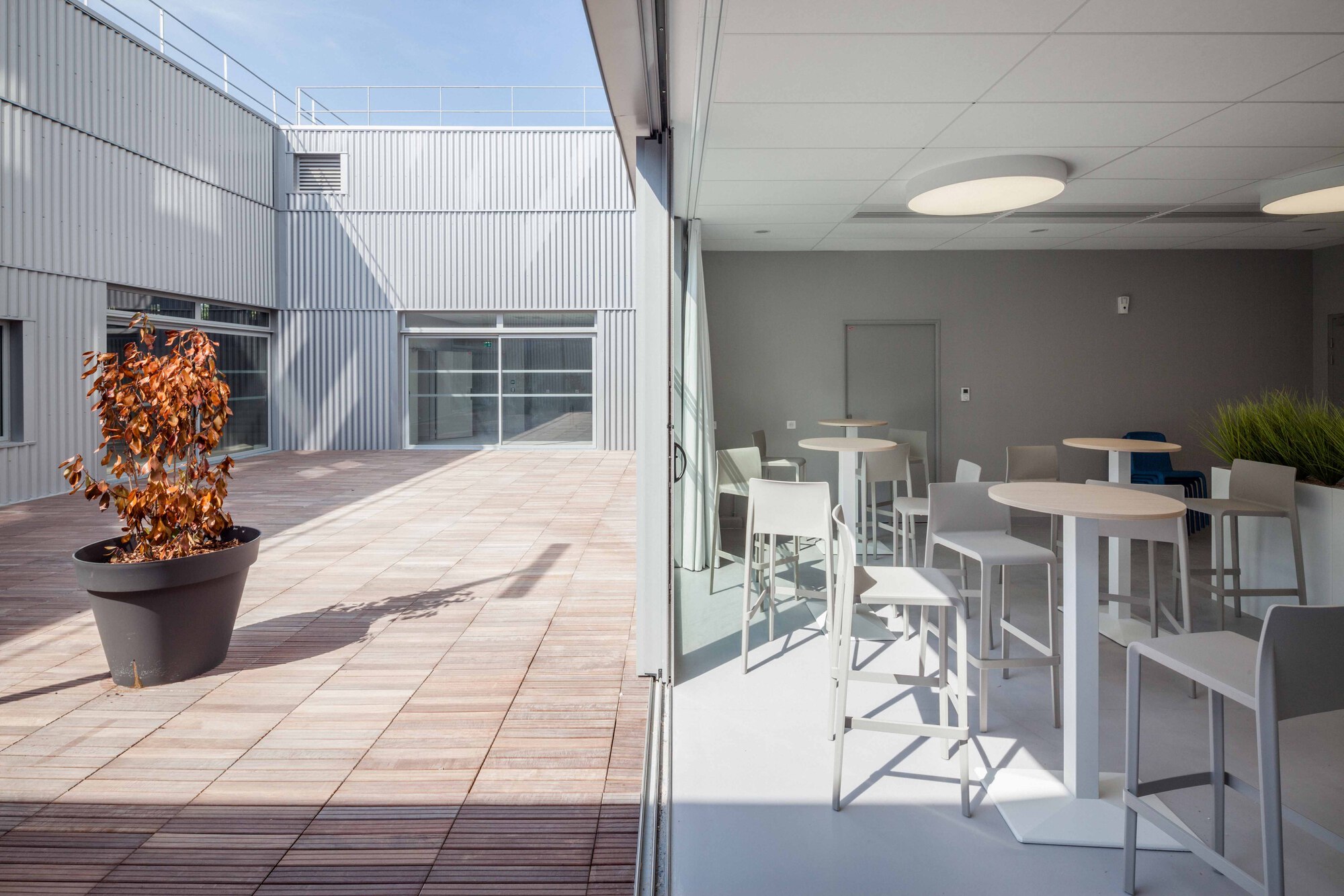 Gallery of Compagnons du Devoir Apprentices Training Center / Atelier ...