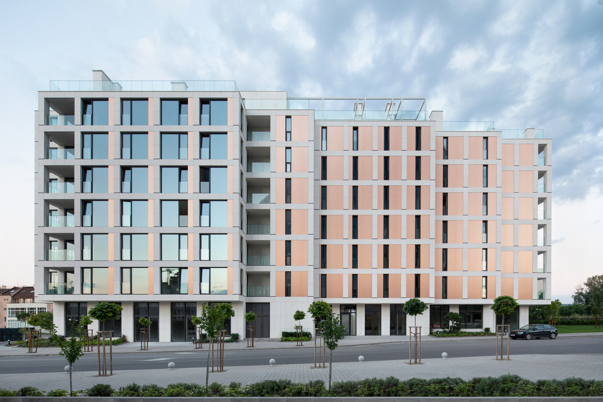 Srebarna 18 Apartments / STARH | ArchDaily