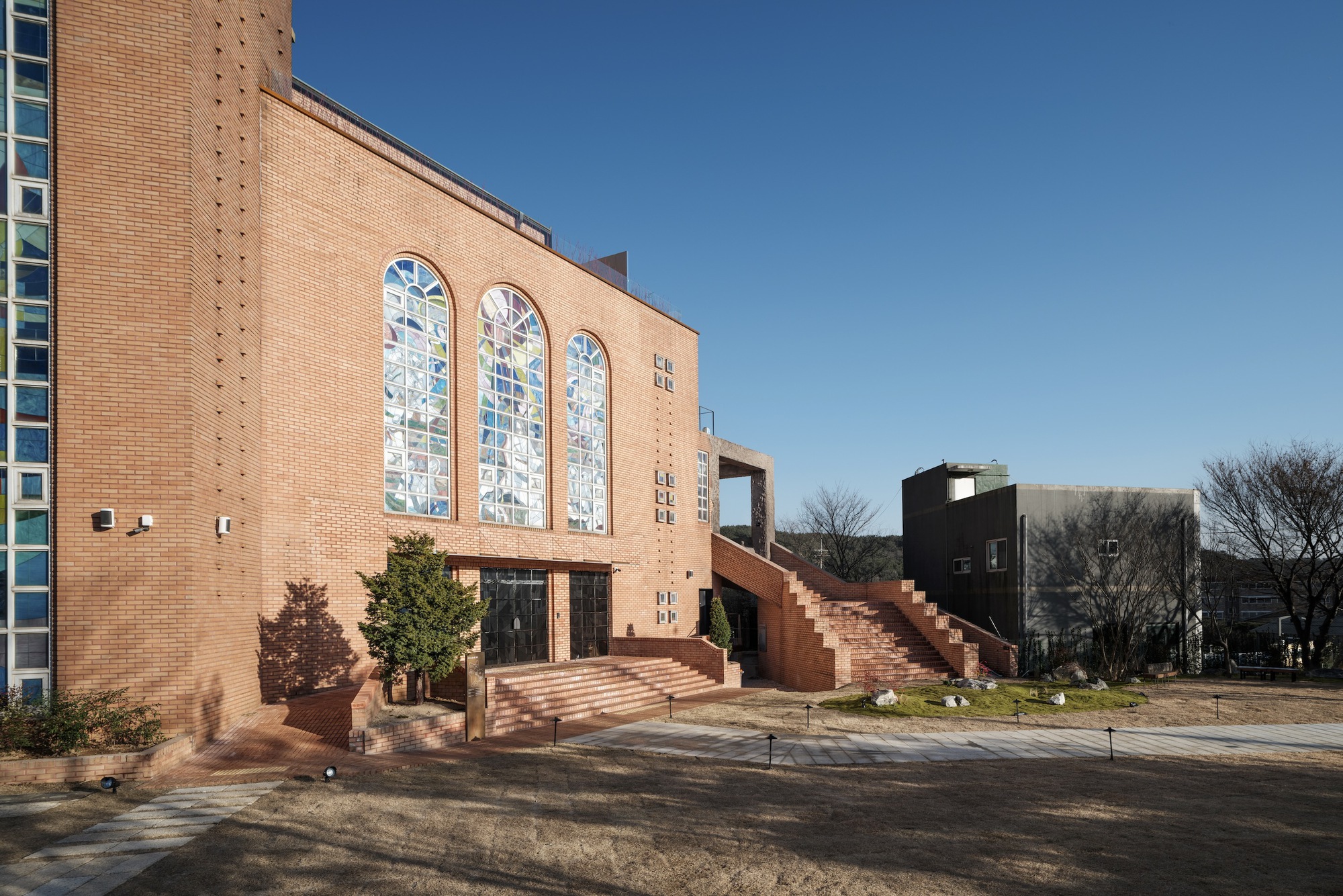 Gallery of MADE LIM Café / NONE SPACE - 6