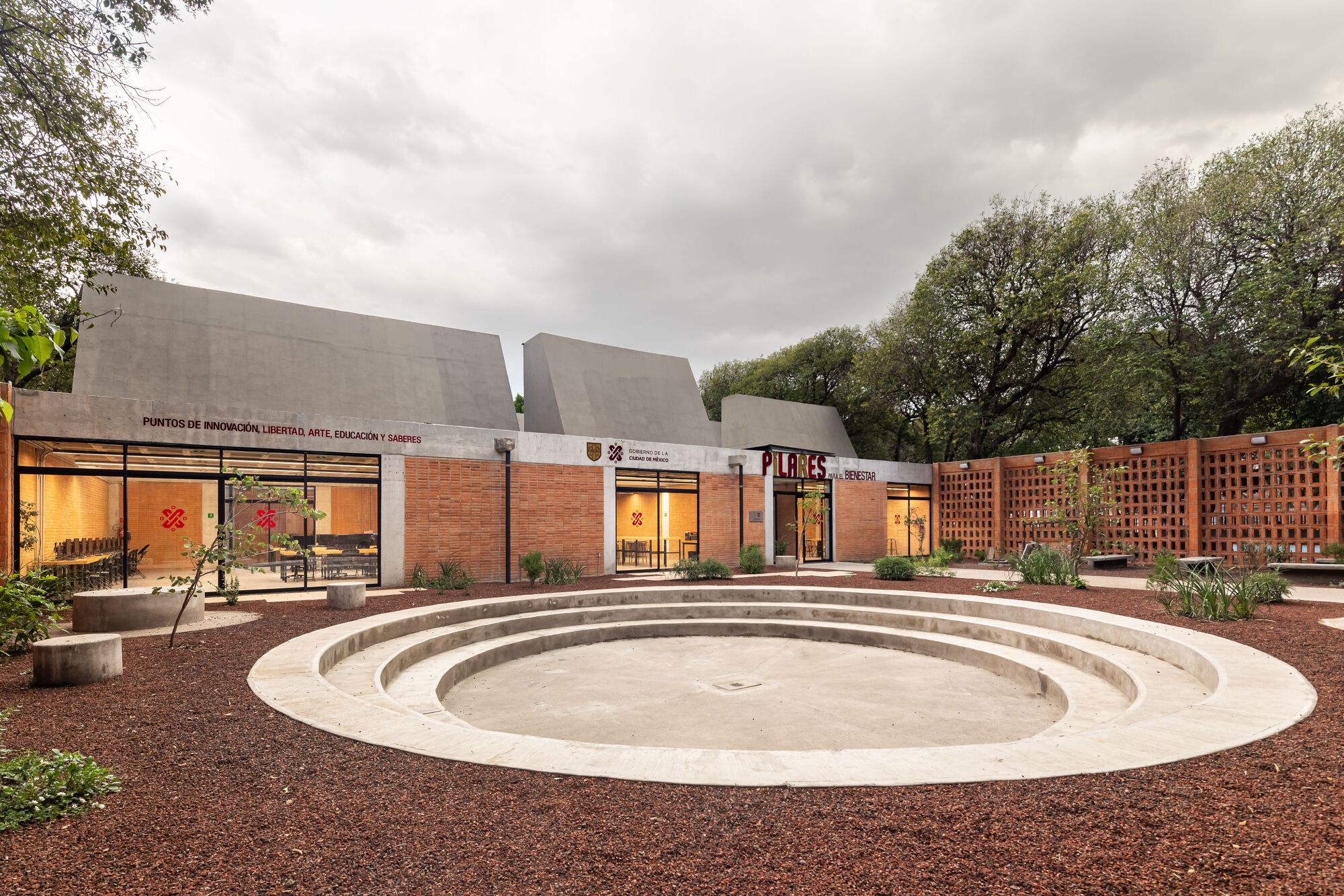 Galería de Centro comunitario Pilares Valentín Gómez Farías / a|911 - 10