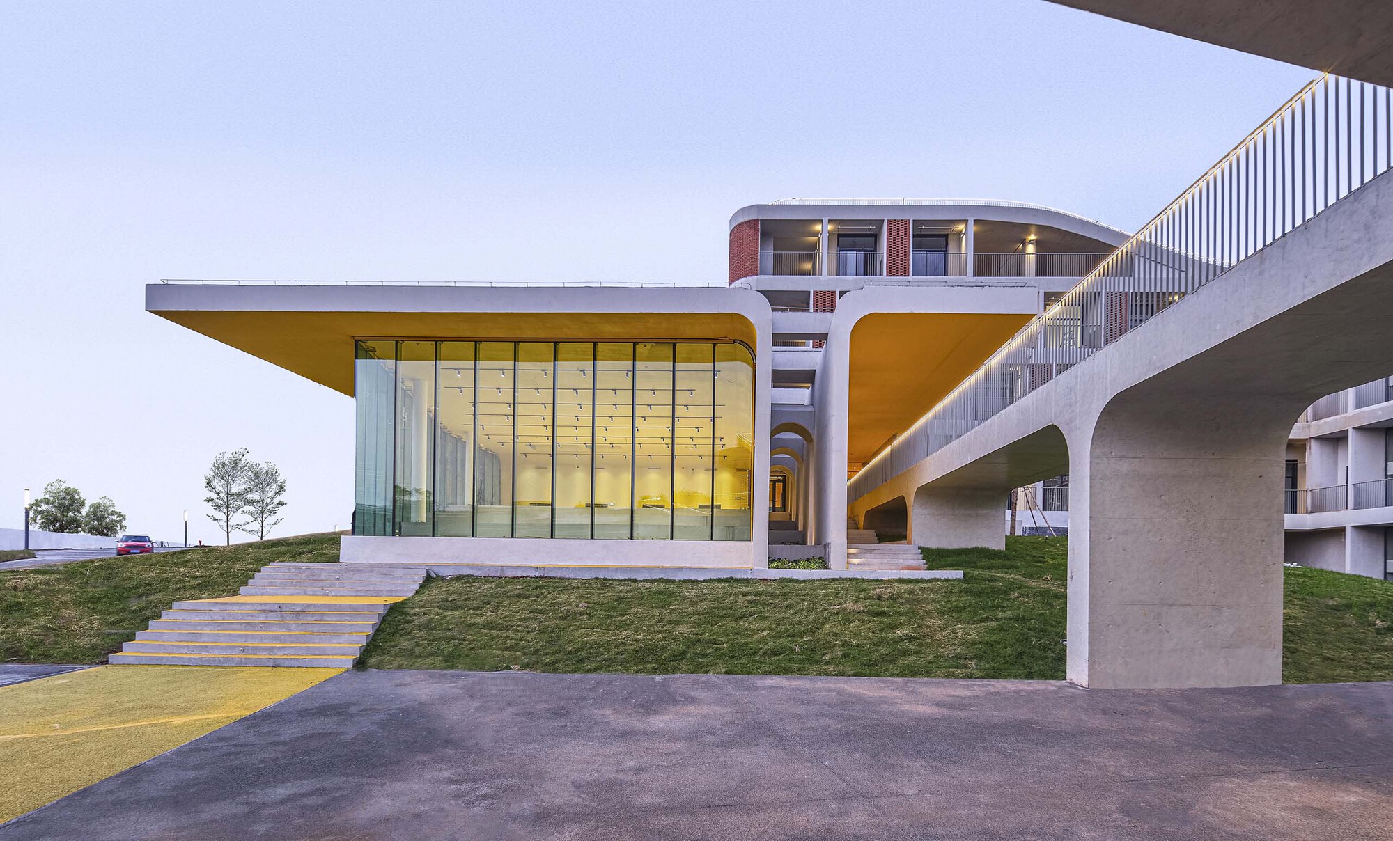 Gallery of Student Community Center at Yangtze Delta Region Institute / TJAD Time & Space ...