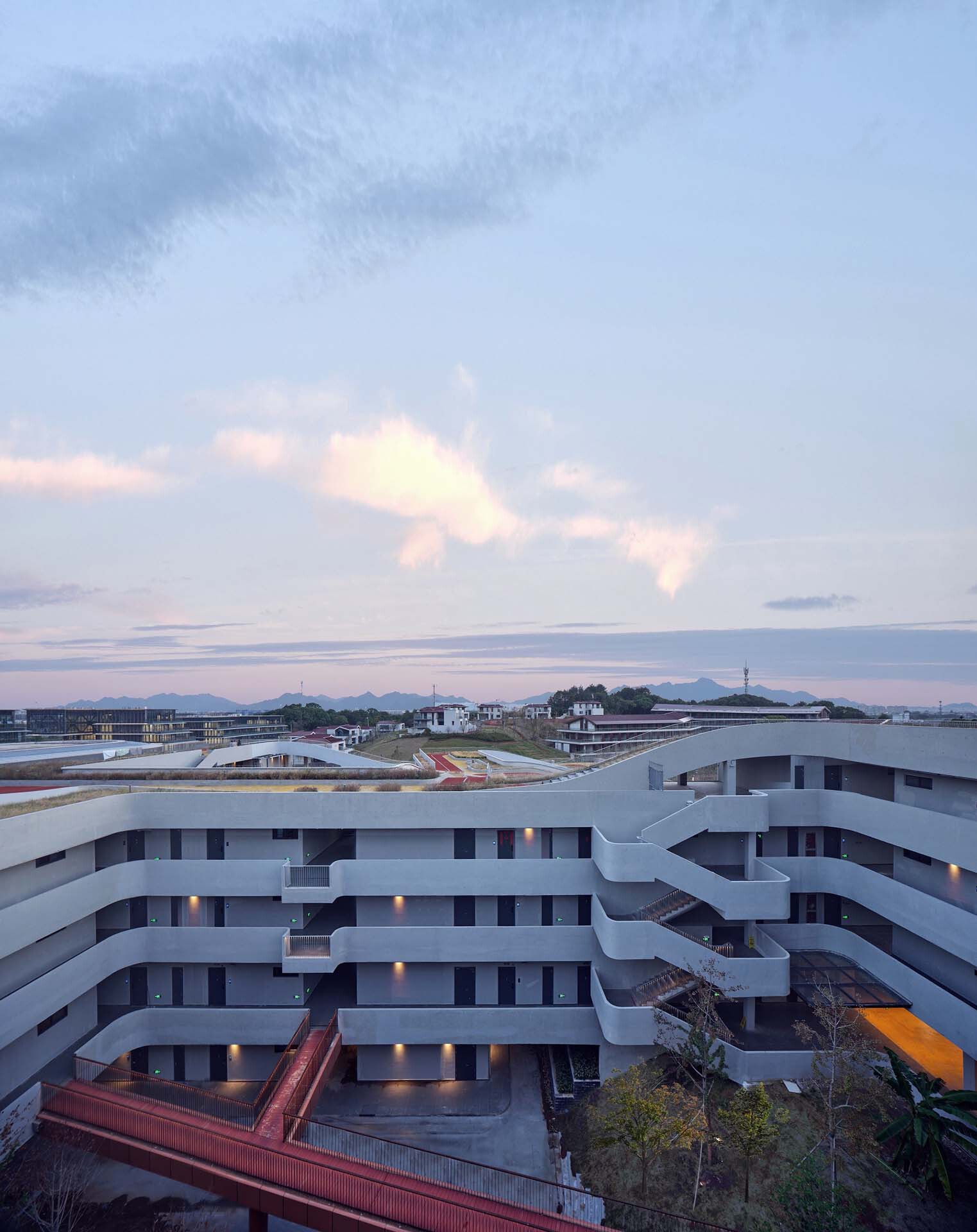 Gallery of Student Community Center at Yangtze Delta Region Institute / TJAD Time & Space ...