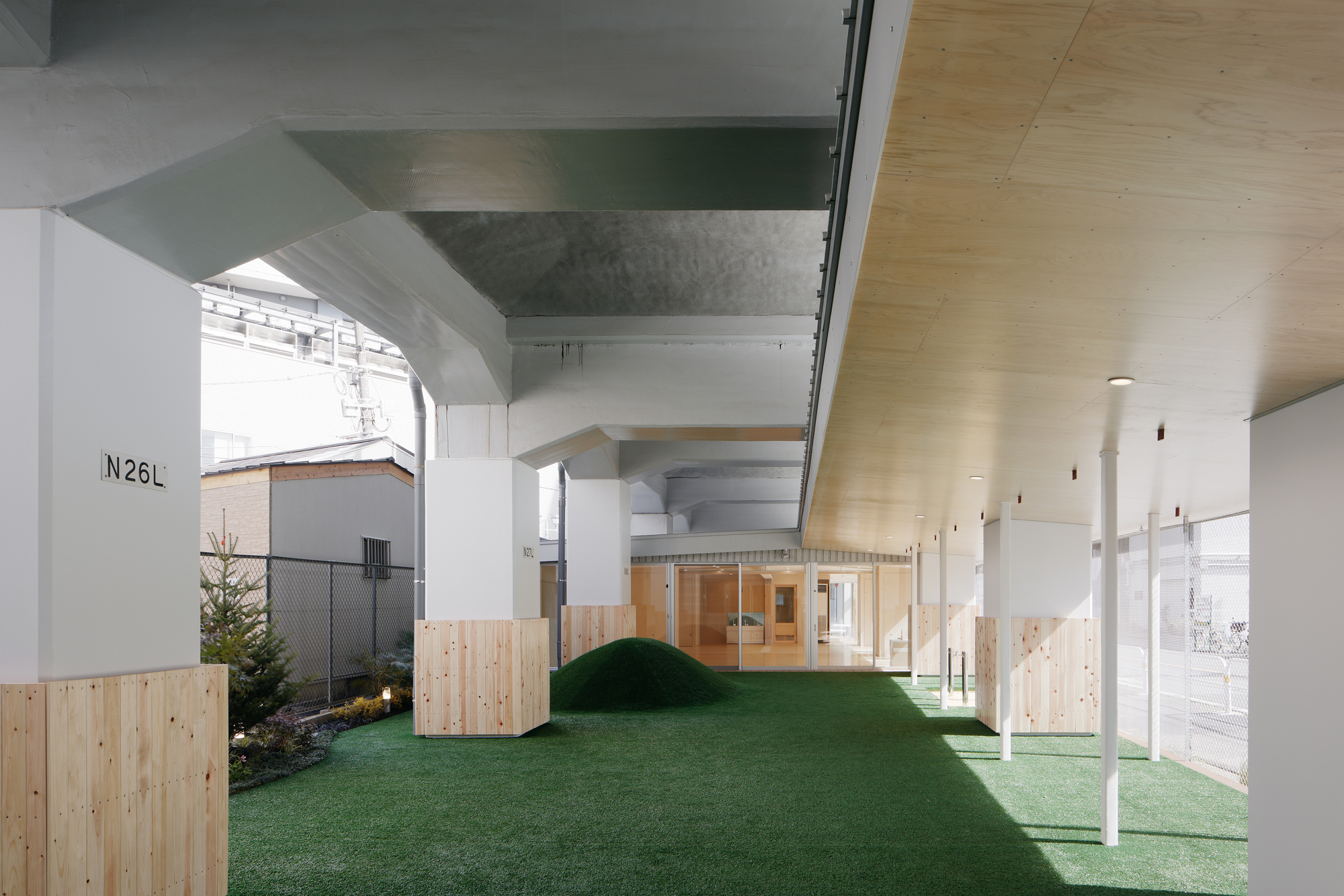 Gallery of Nursery School Under Elevated Railway in Machiya / Takahiro ...