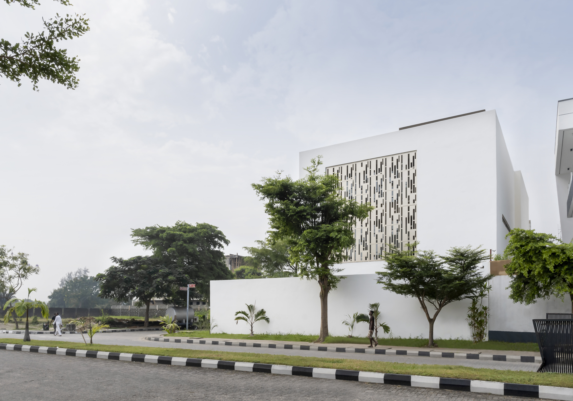 Gallery of The Lantern House / Oshinowo Studio - 2