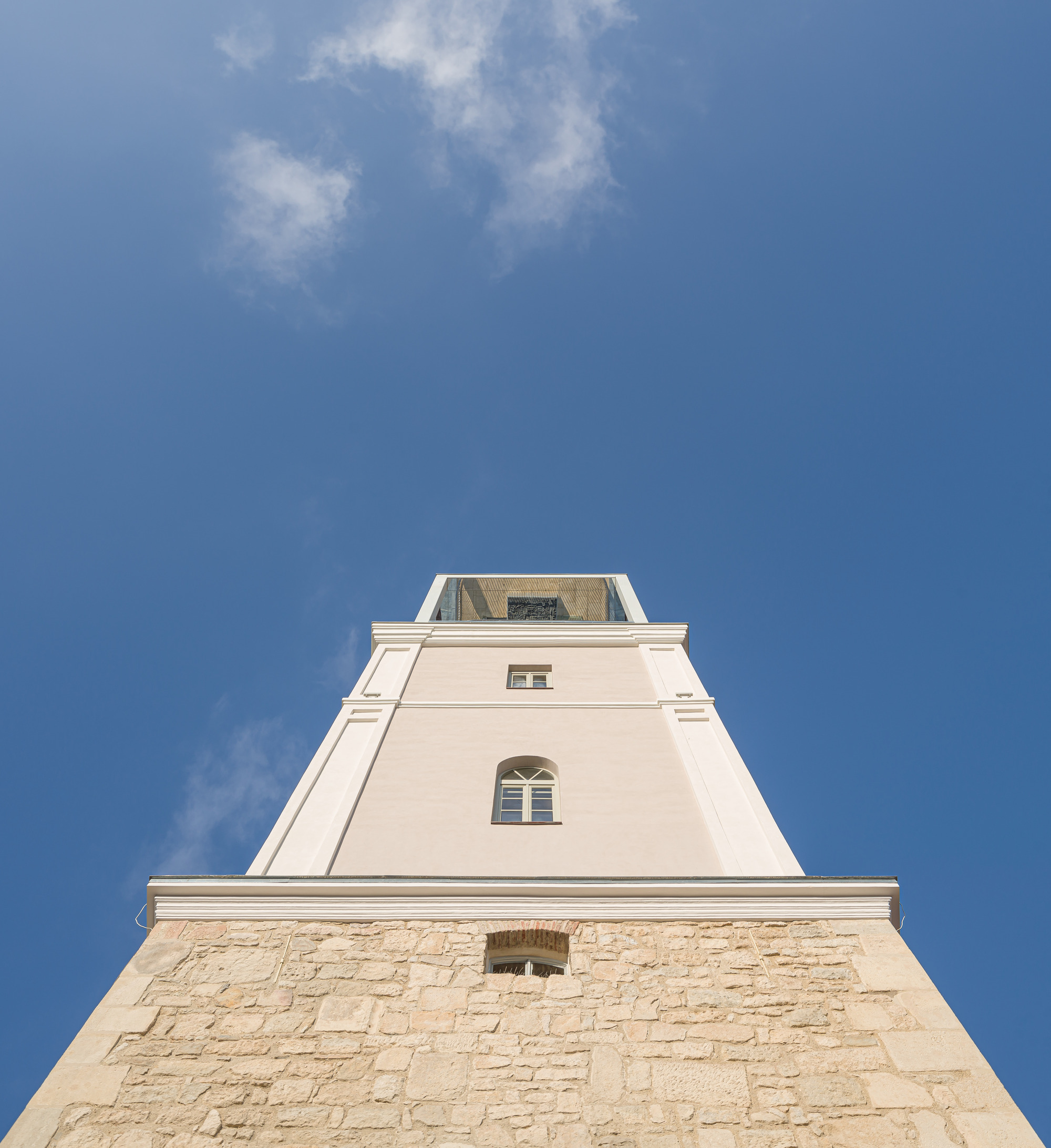 Galeria de A história da torre medieval restaurada em Cluj-Napoca, na ...