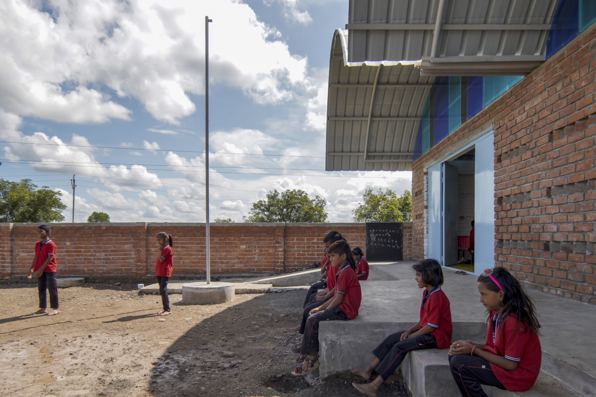 Gallery of Vaulted School / Craft Narrative - 12