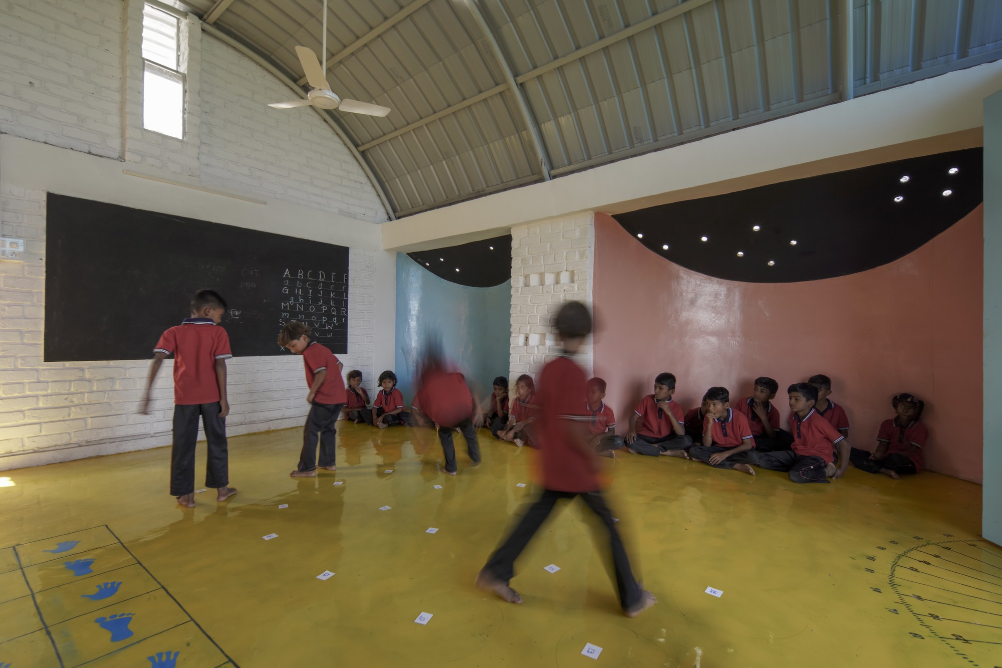 Gallery of Vaulted School / Craft Narrative - 11