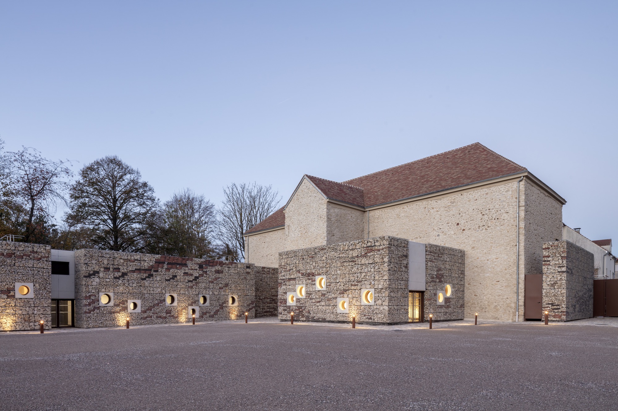 Gallery of Chessy Cultural Center / Opus 5 architectes - 28