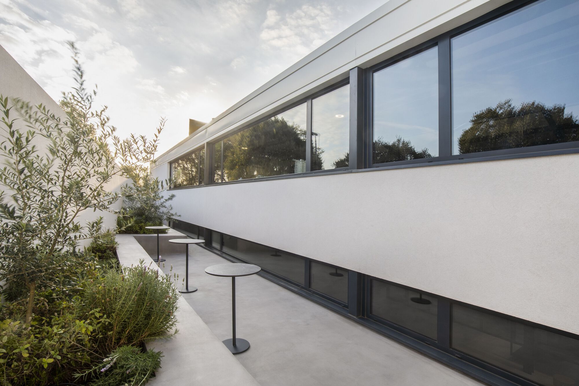 Galeria de Reforma Edifício Industrial / Vilalta Studio - 9