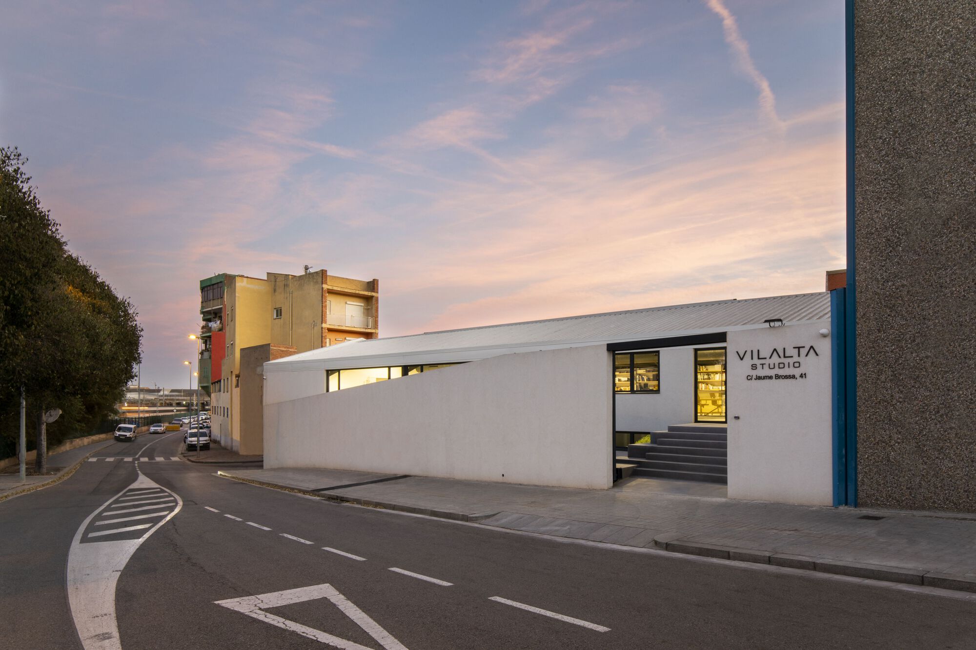 Galería de Rehabilitación nave industrial / Vilalta Studio - 8