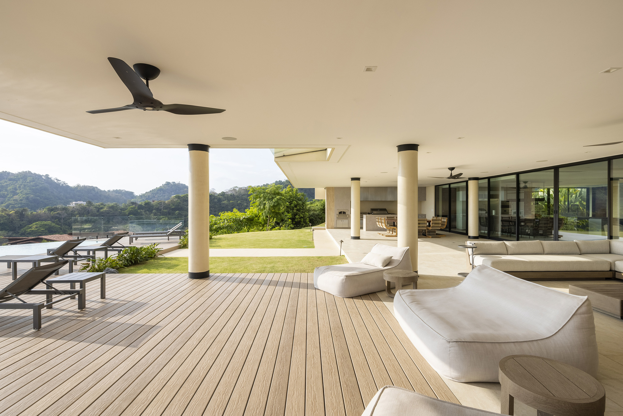 Gallery of Patio House / Garnier Arquitectos - 27