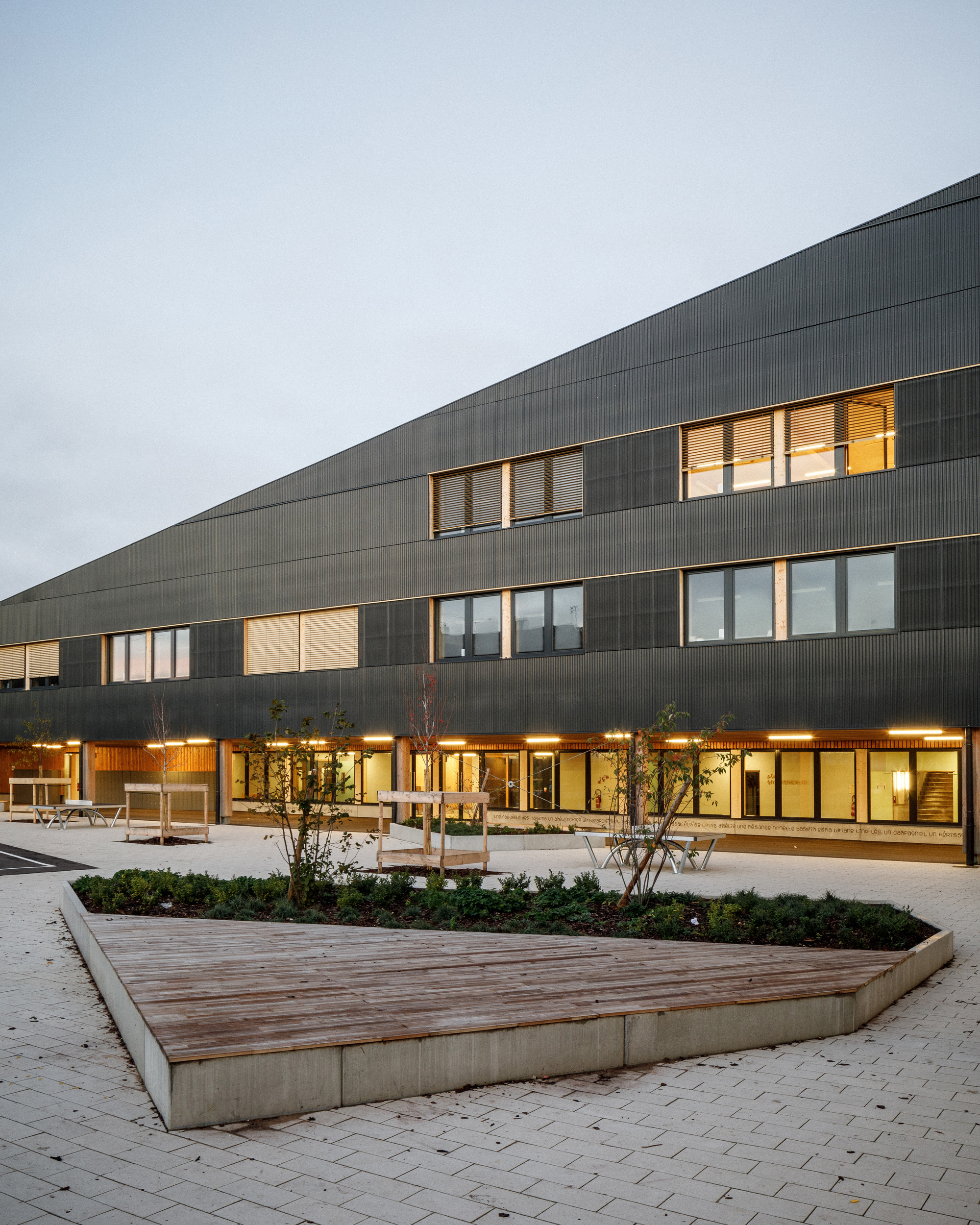 Gallery of School Niki de Saint Phalle / MU Architecture - 10