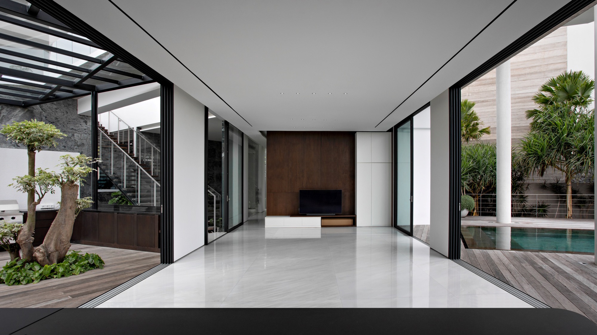 Gallery of Luke House / Budi Pradono Architects - 3