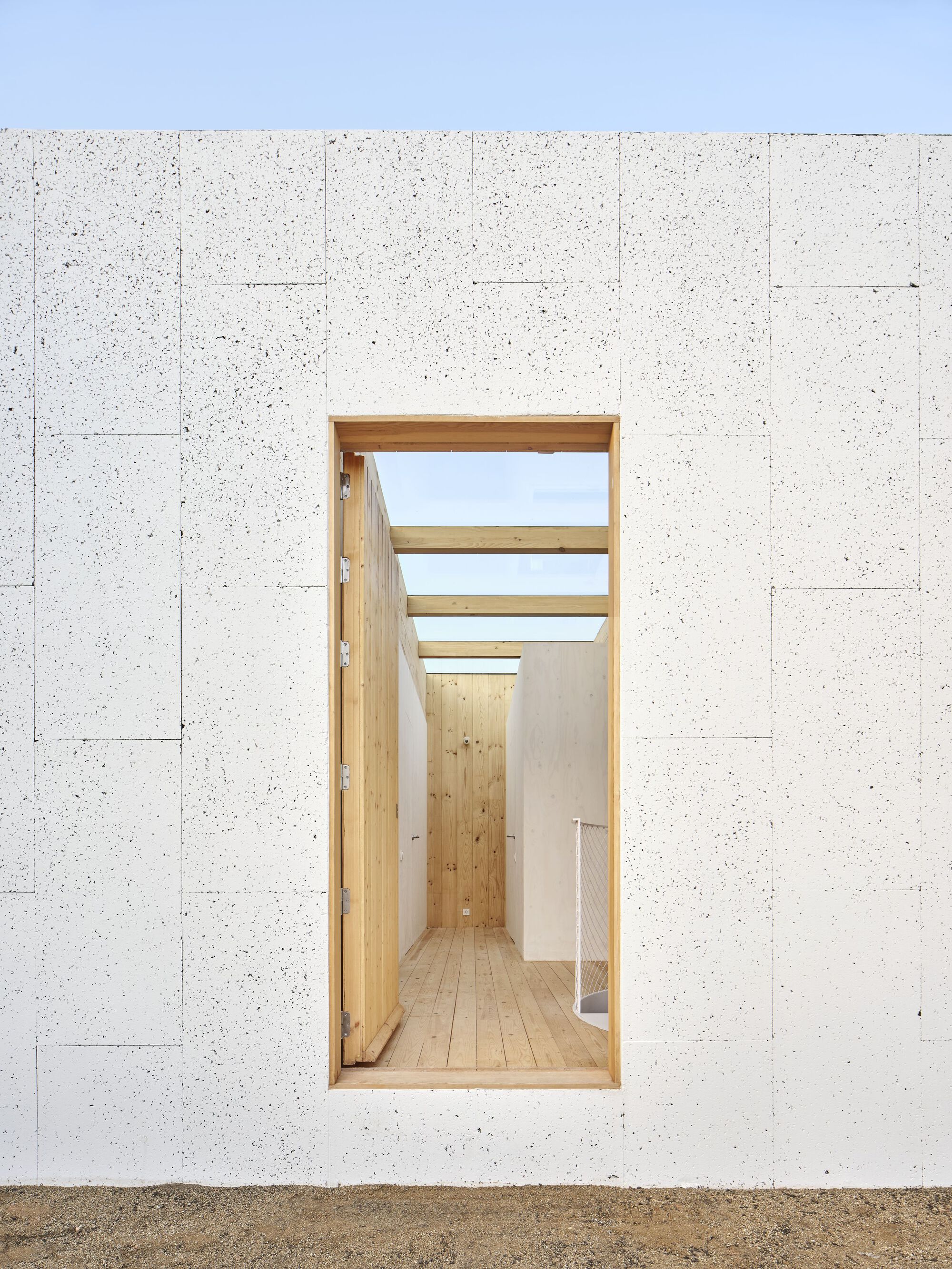 Gallery of House on a Brick Base / Agora Arquitectura - 26