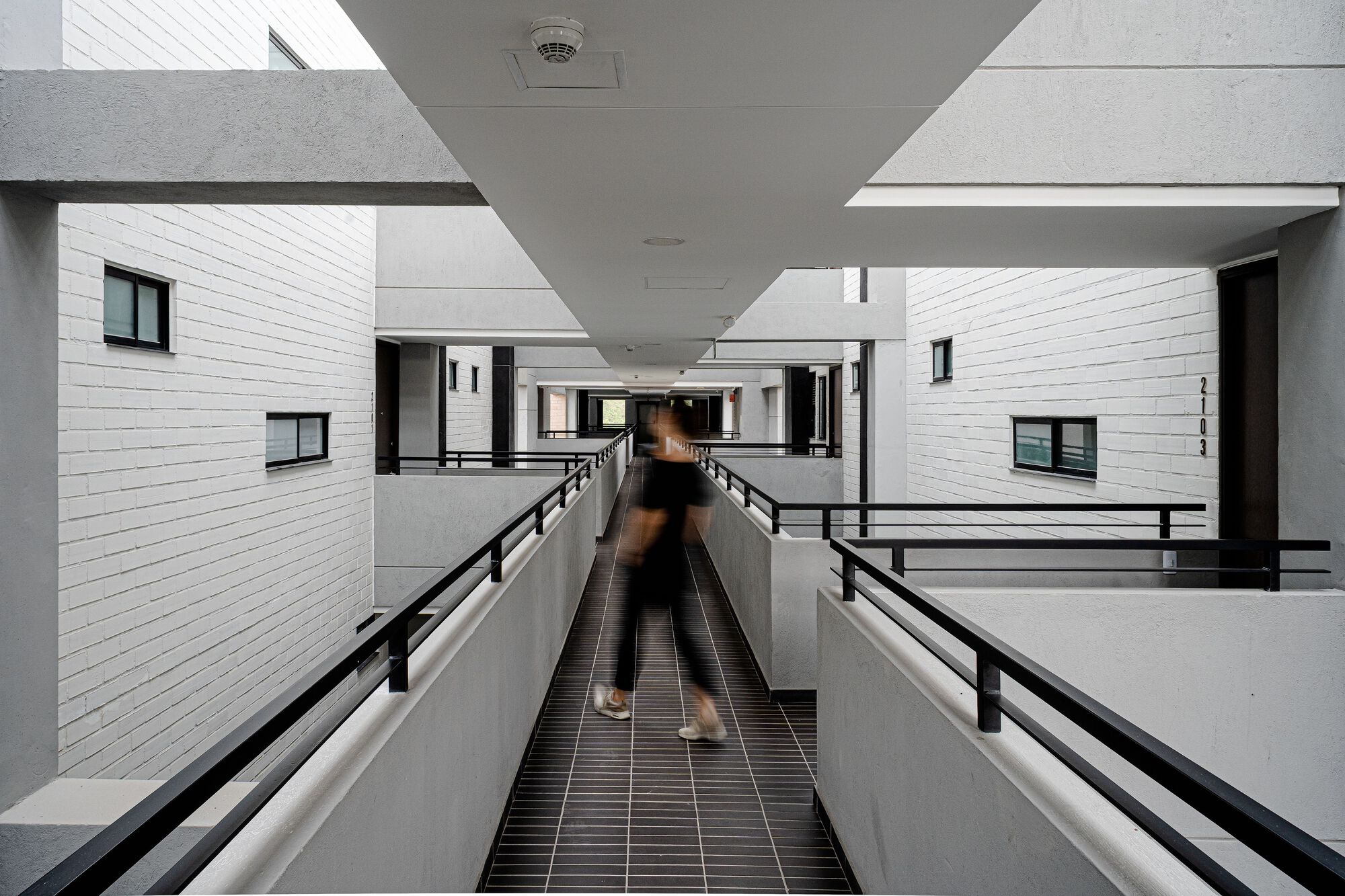 Galería de Vivienda Multifamiliar Ventum / Sebastián Gaviria Gómez + Clara Arango - 13