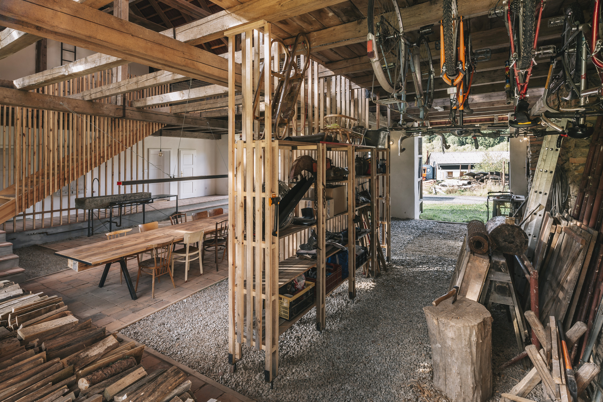 Gallery of Blacksmith Barn / BYRÓ architekti - 10