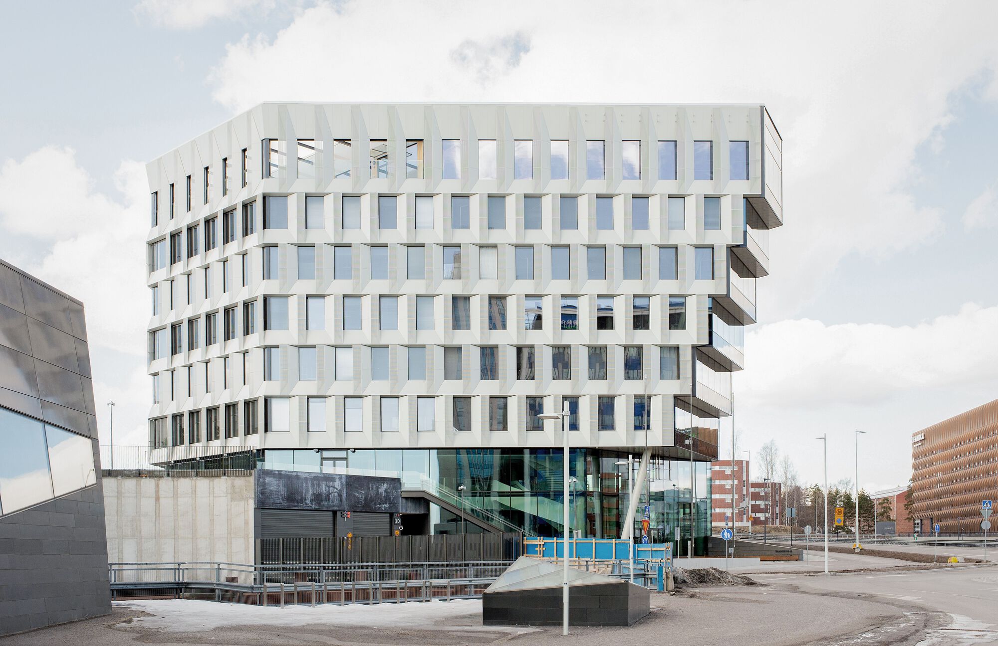 Gallery of KN Next Office Building / SARC Architects - 6