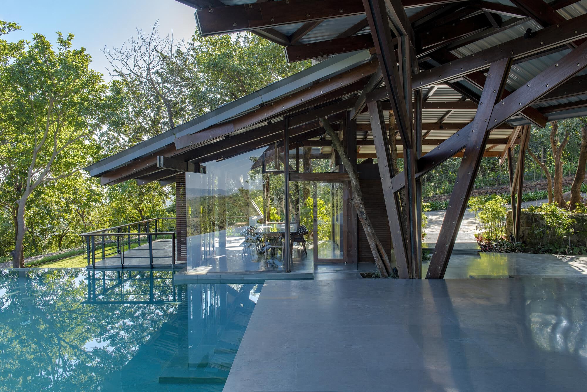 Gallery of Lateral Verandah House / Malik Architecture - 20