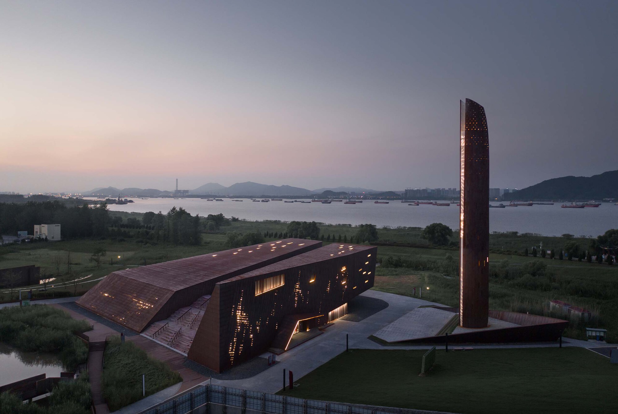 Gallery of Yangtze River Crossing Campaign Memorial Park / ADINJU ...