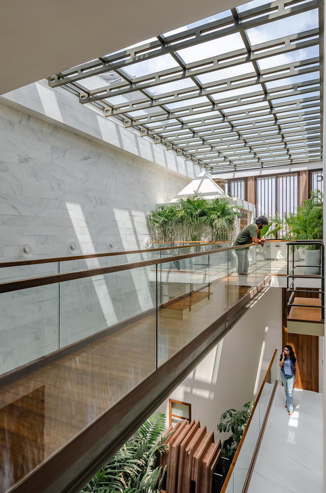 Gallery of 4 Residential Courtyards That Invite Nature Inside Through ...