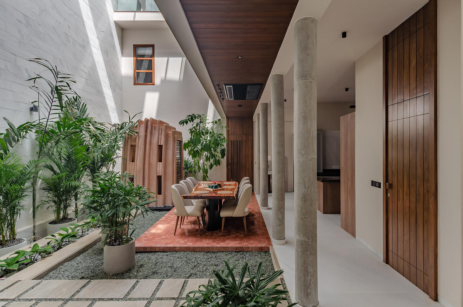 Gallery of 4 Residential Courtyards That Invite Nature Inside Through ...