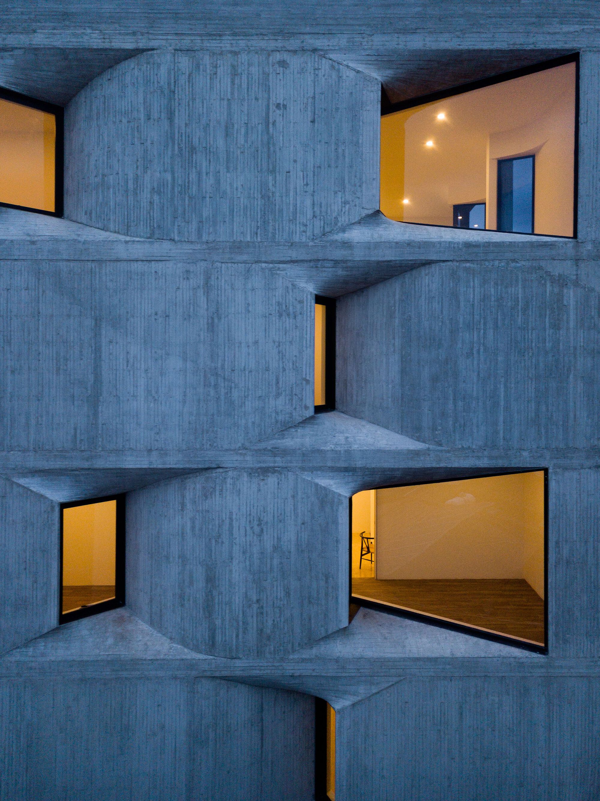 Gallery of DL1310 Building / Young & Ayata + Michan Architecture - 30