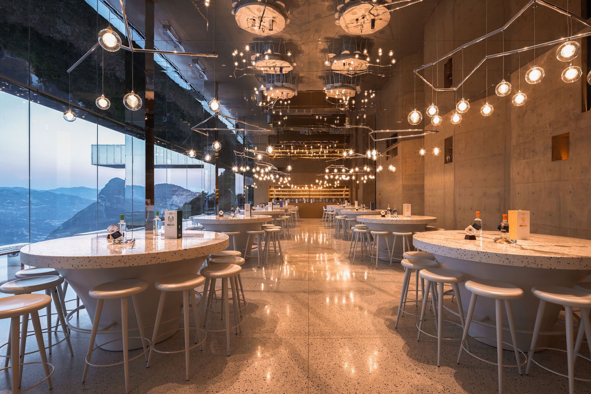 Gallery of Tianbao Mountain Jingtiantai Cliff Liquor Experience Center ...